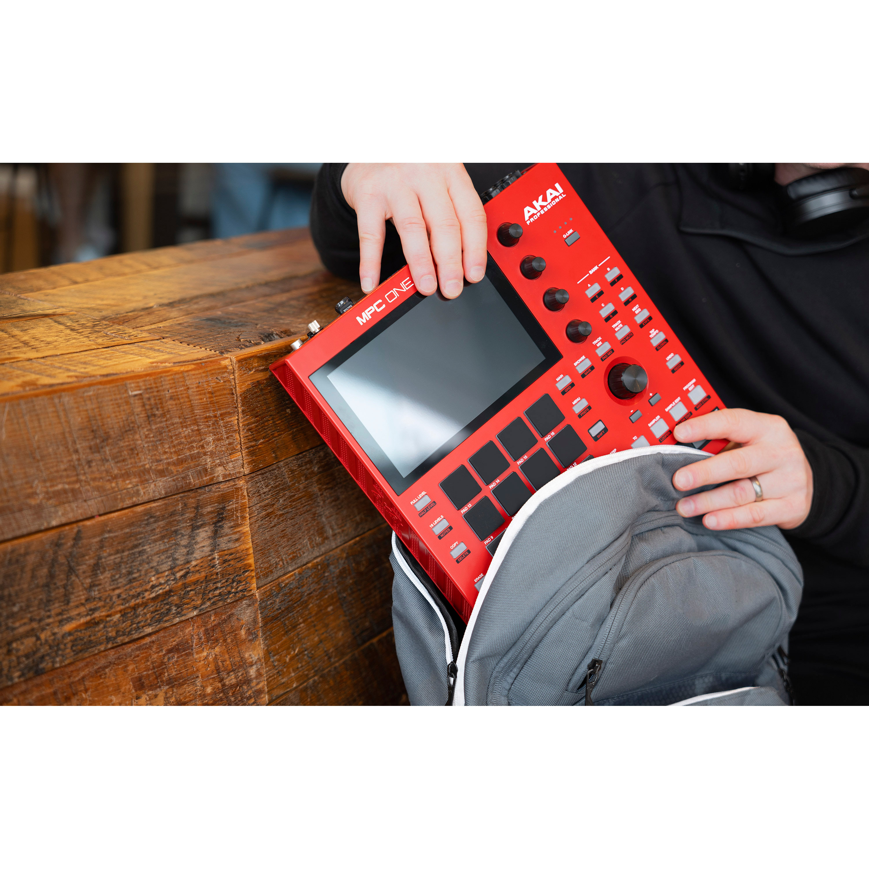 Akai Pack MPC One+ + Kreate 8(la paire) - Sampler / GrooveBox SonoVente ...