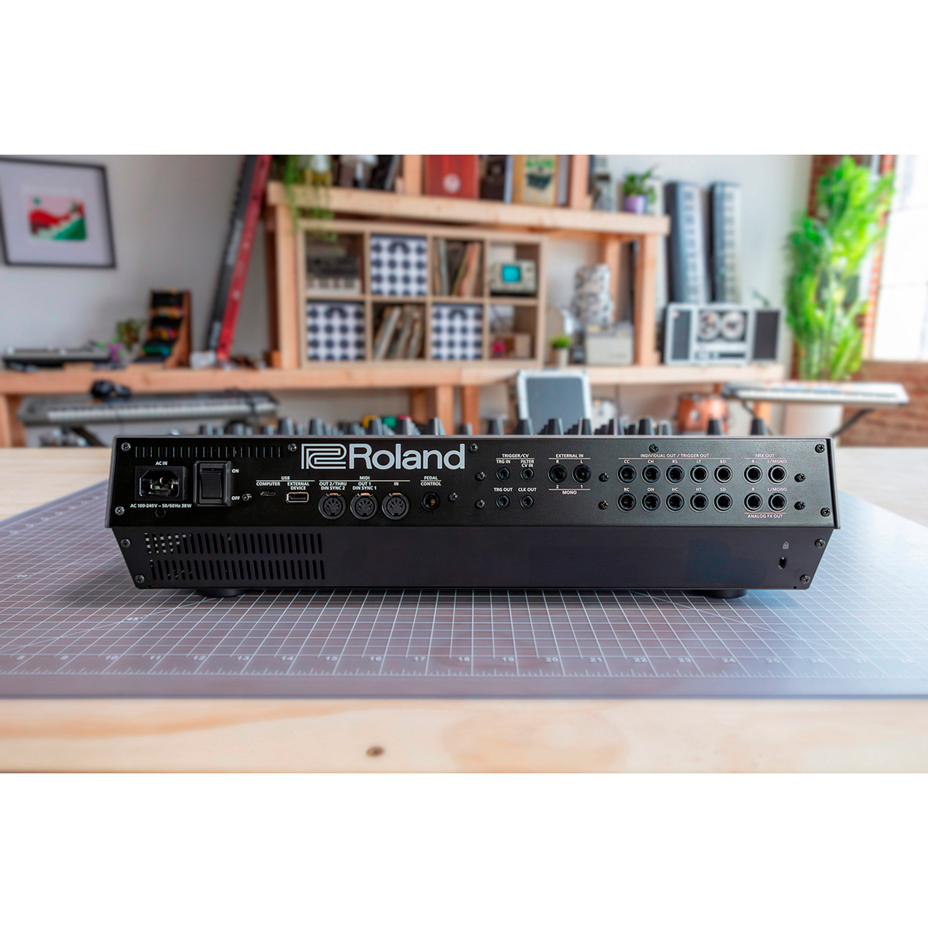 Roland TR-1000 Rhythm Creator - Sampler / grooveBox SonoVente.com