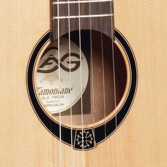 LAG TN66A - Guitare classique 4/4 SonoVente.com