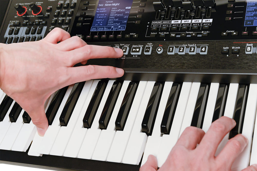 Roland E-A7 - Clavier toucher dynamique SonoVente.com