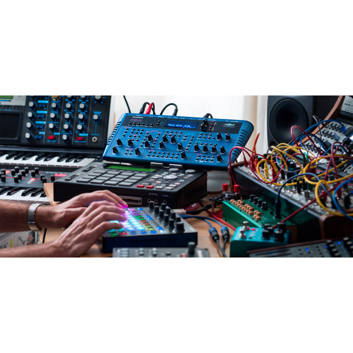 Novation CIRCUIT : Sampler et Groovebox Novation - SonoVente.com