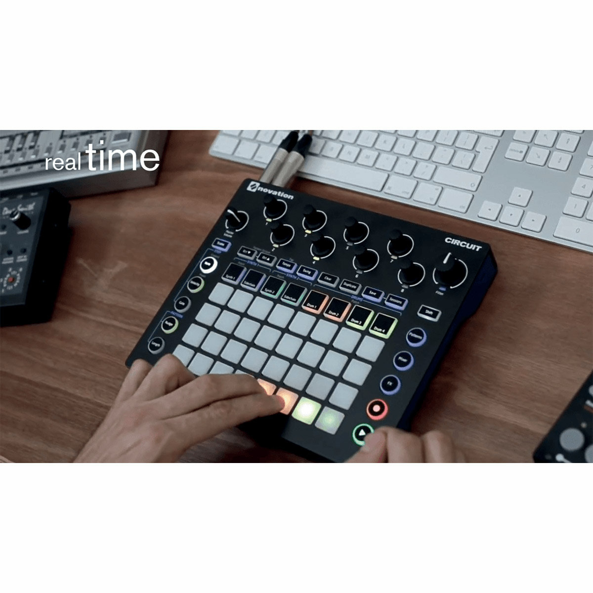 Novation CIRCUIT : Sampler et Groovebox Novation - SonoVente.com