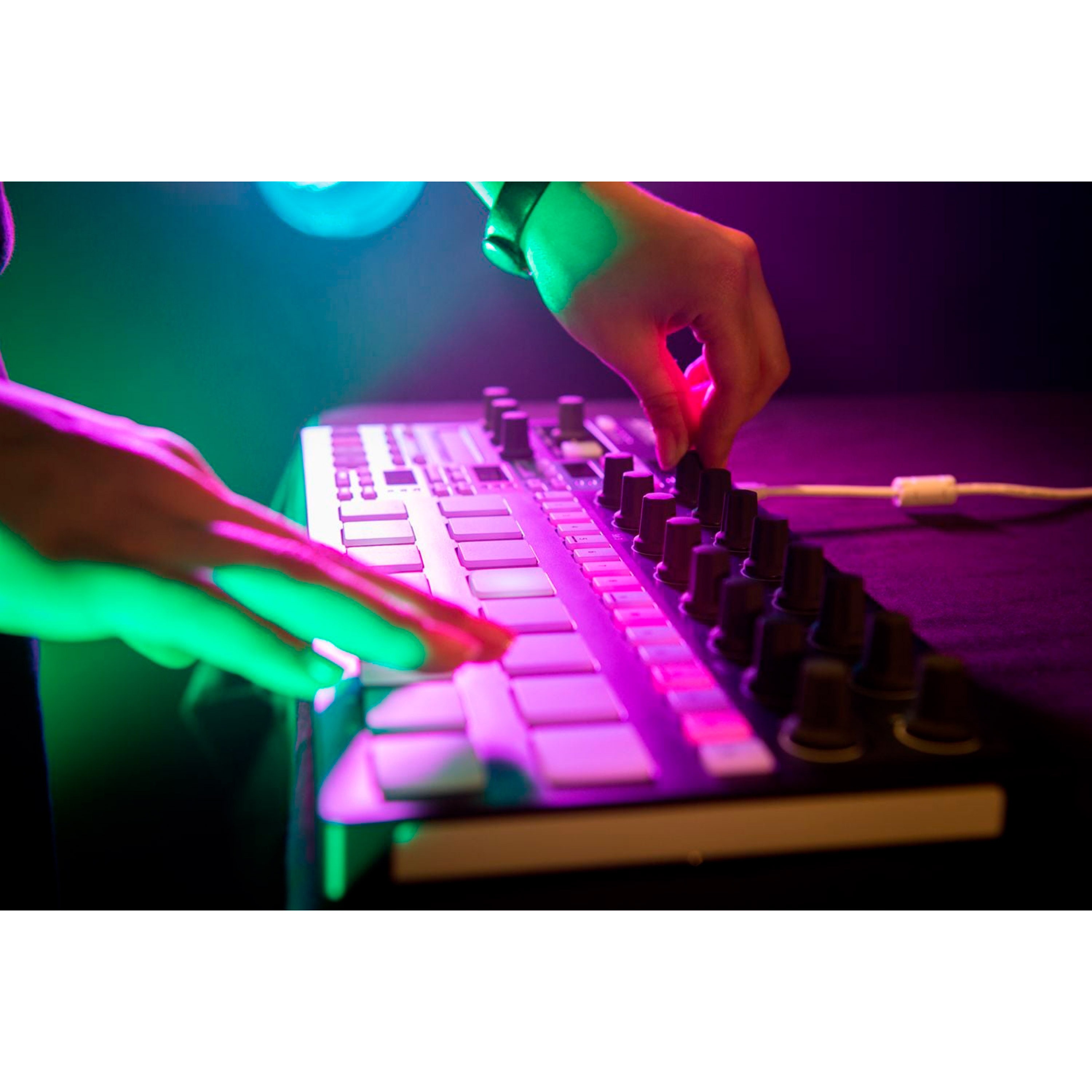 Arturia BeatStep Pro Black Edition : Contrôleur Midi - SonoVente.com