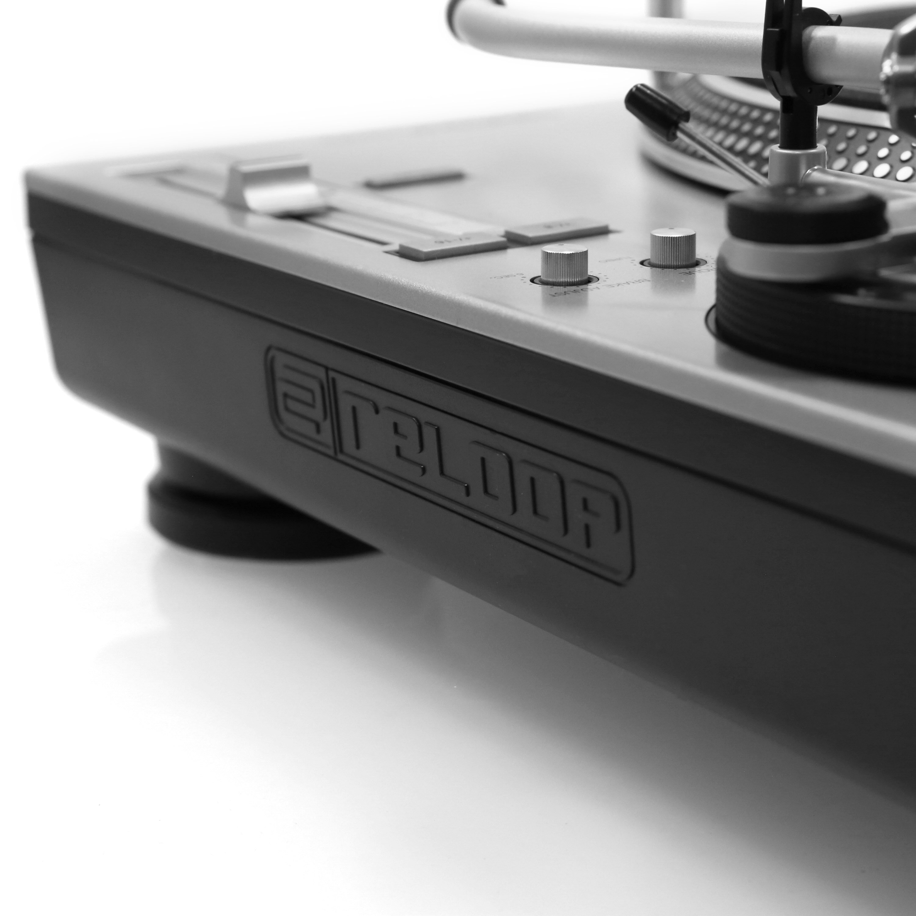 Reloop RP 7000 MK2 Silver - Platine à entrainement direct SonoVente.com
