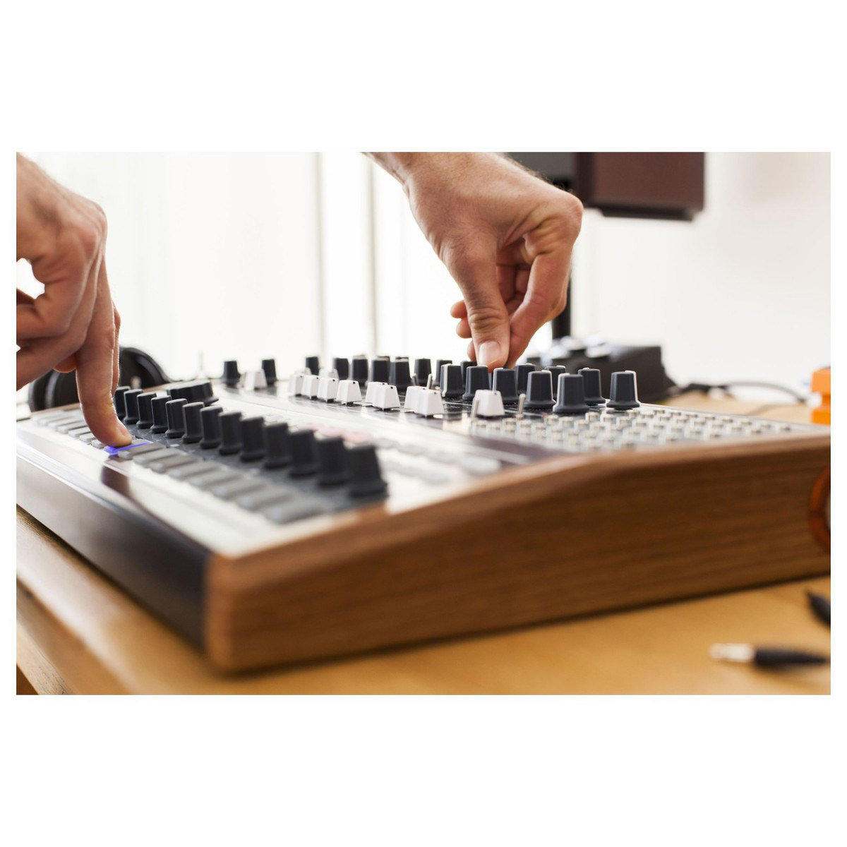 MiniBrute 2S : Synthétiseur Arturia - SonoVente.com