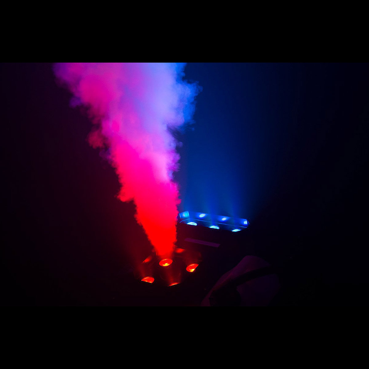 Chauvet Geyser P7 - Machine à fumée SonoVente.com