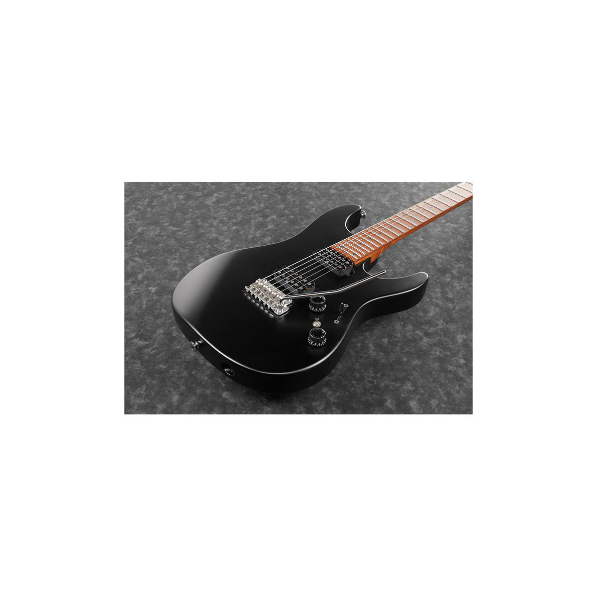 Ibanez AZ2402 BKF Black Flat - Guitare métal / moderne SonoVente.com