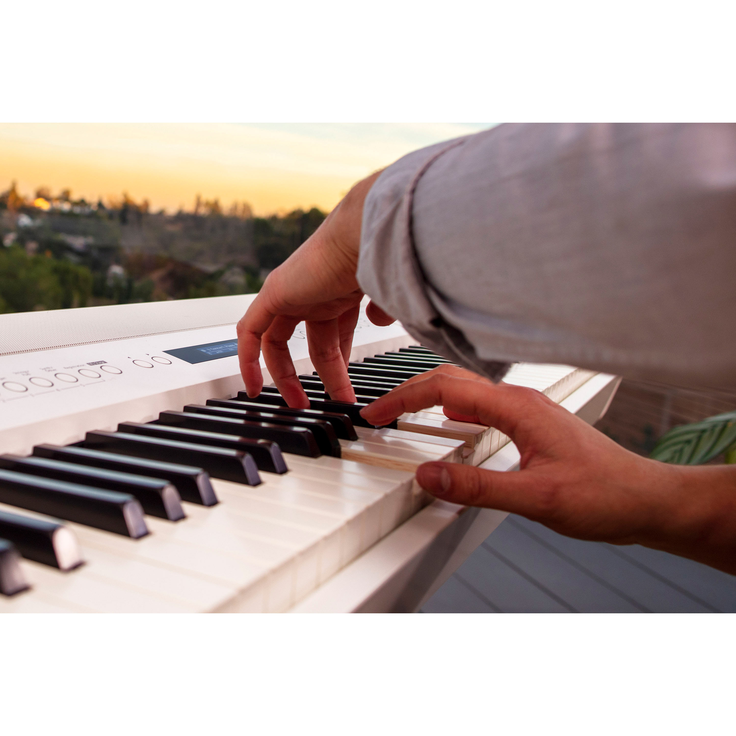 Roland FP-90X White Bundle - Piano Portable SonoVente.com