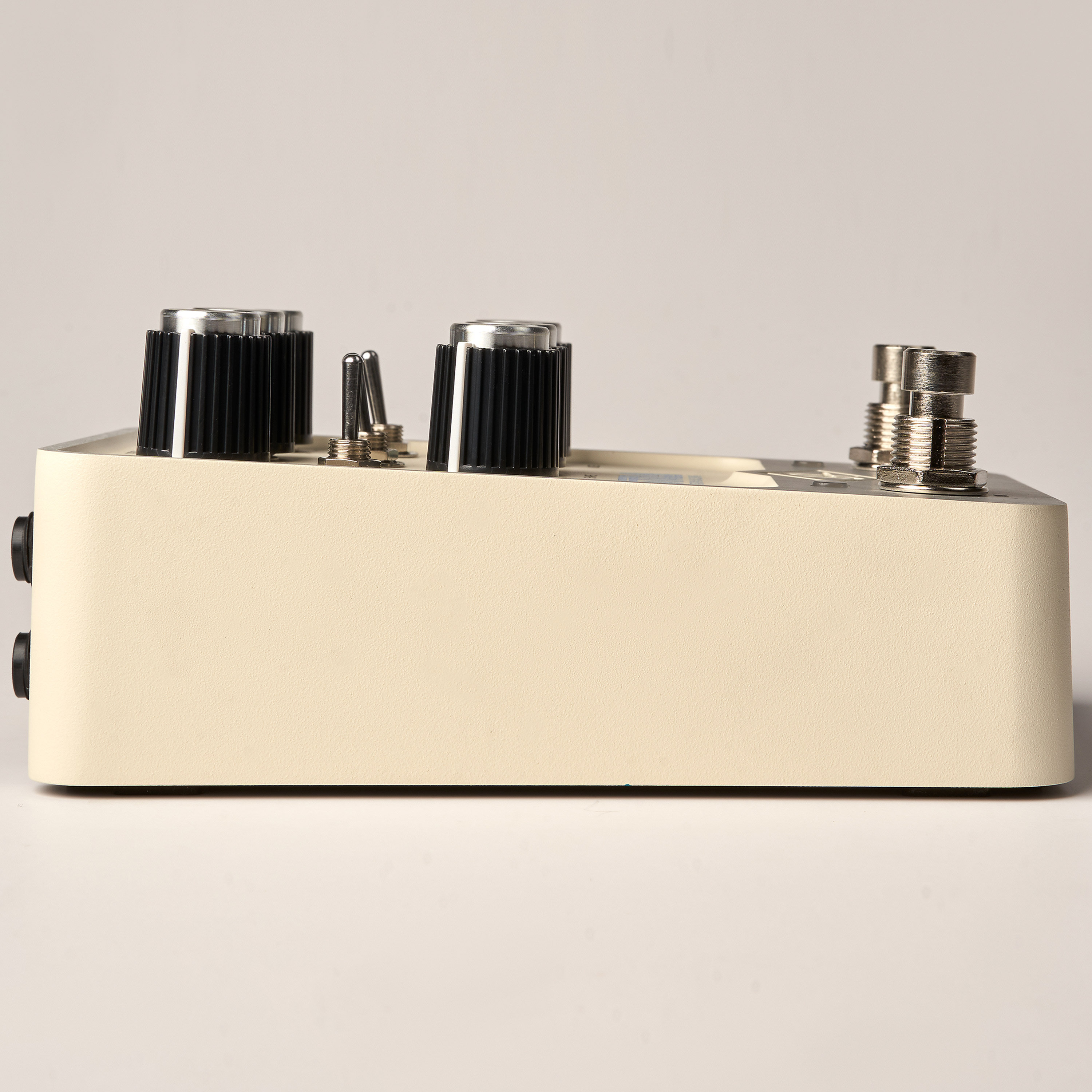 Universal Audio UAFX Astra Modulation Machine - Effets guitare ...