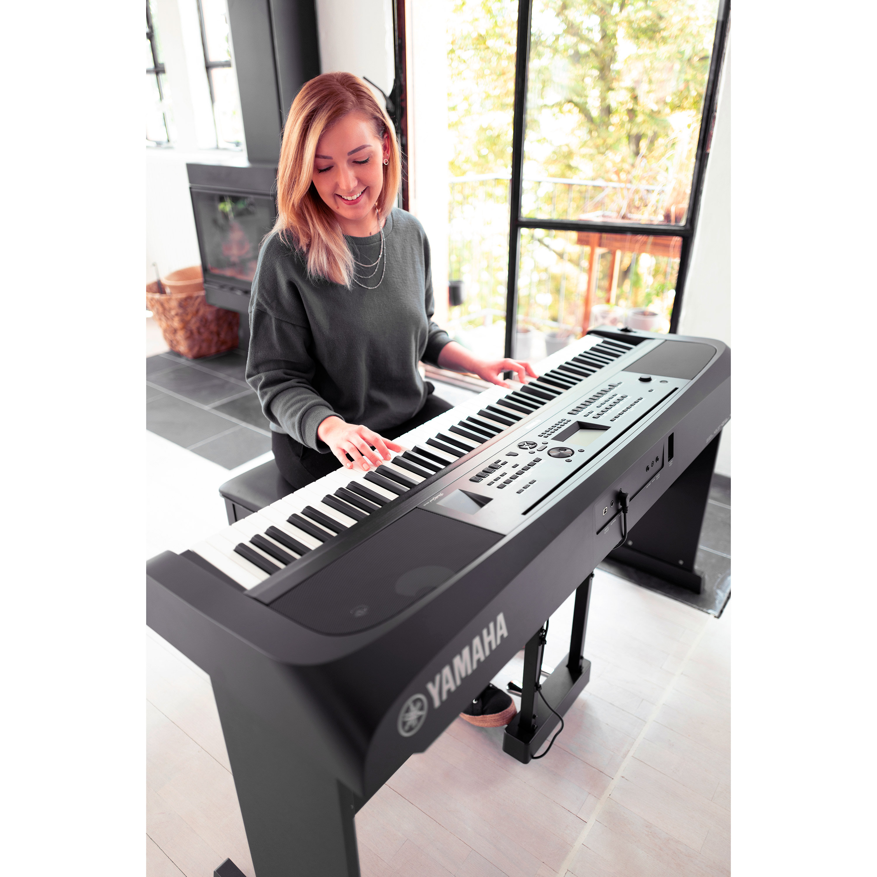 Yamaha DGX-670 B - Clavier toucher dynamique SonoVente.com