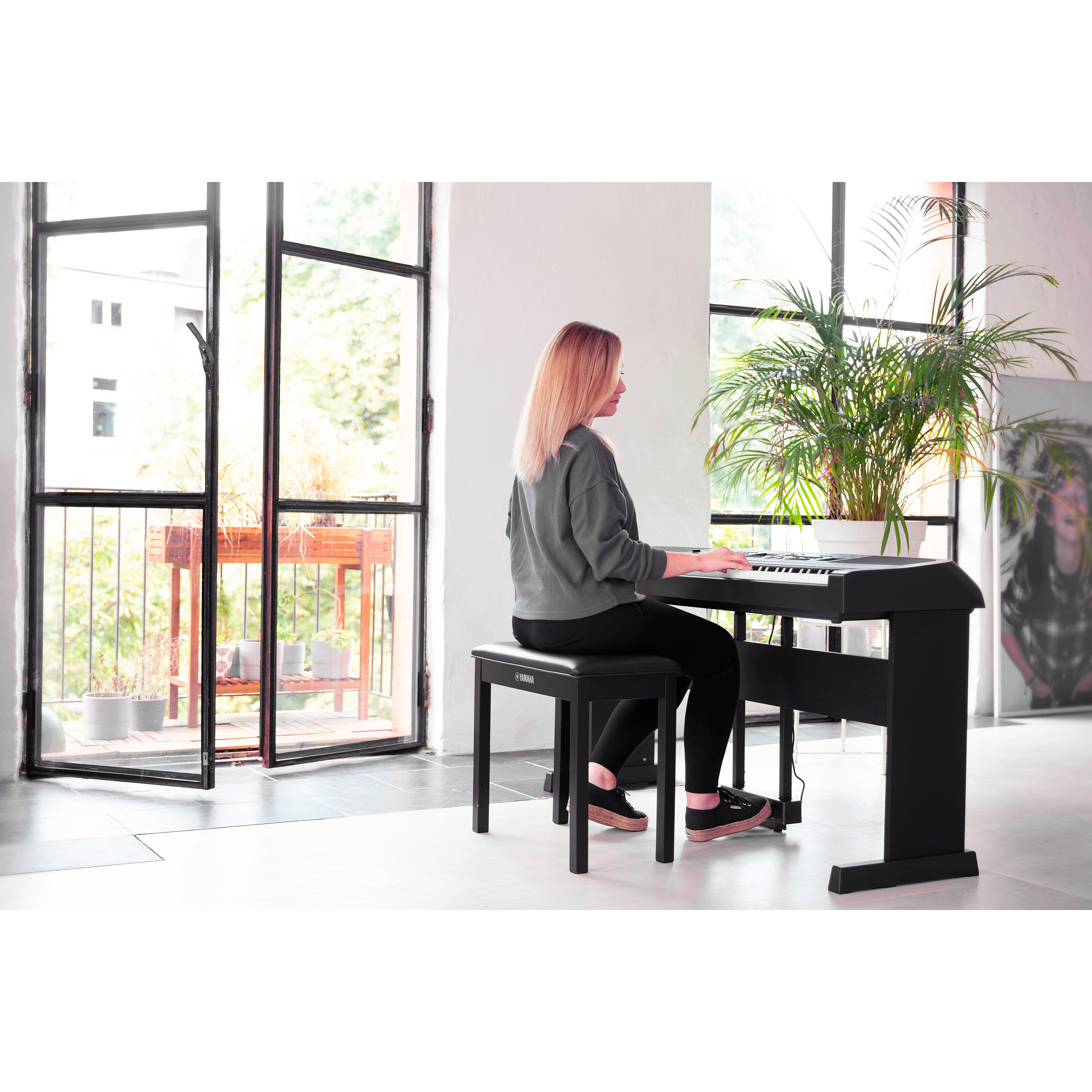 Yamaha DGX-670 B - Clavier toucher dynamique SonoVente.com