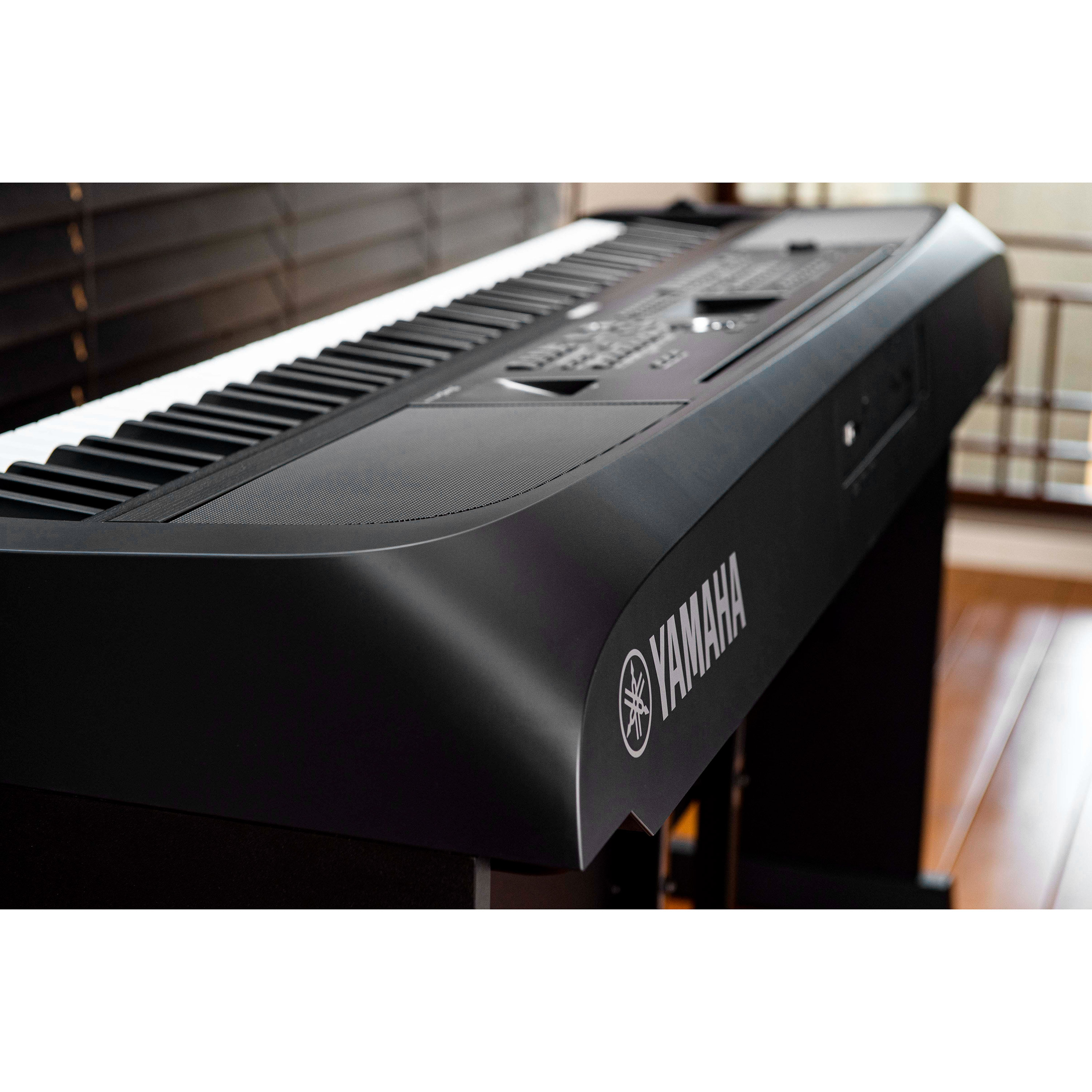 Yamaha DGX-670 B - Clavier toucher dynamique SonoVente.com