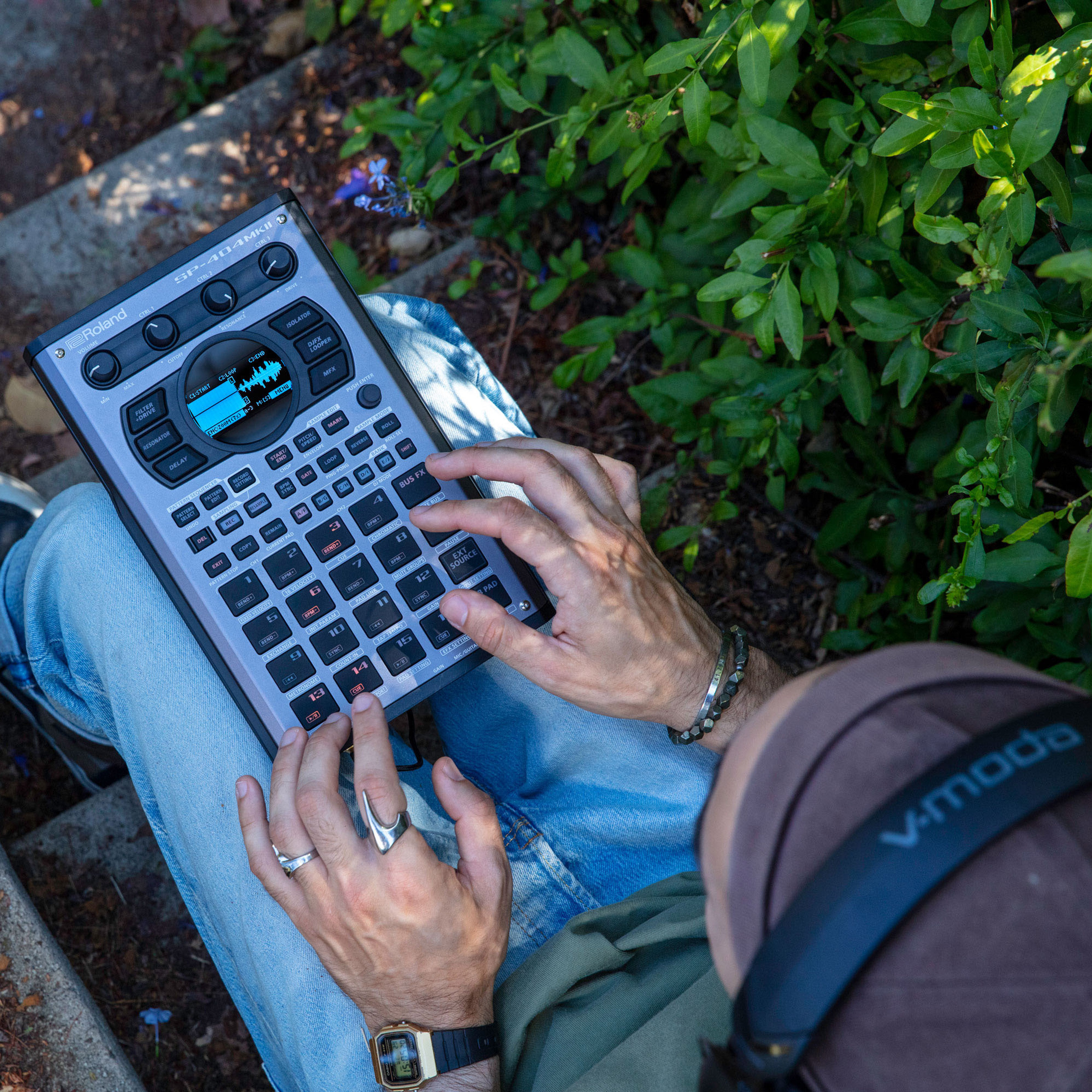 SP 404 MK2 - Sampler et groovebox Roland SP-404MKII SonoVente.com