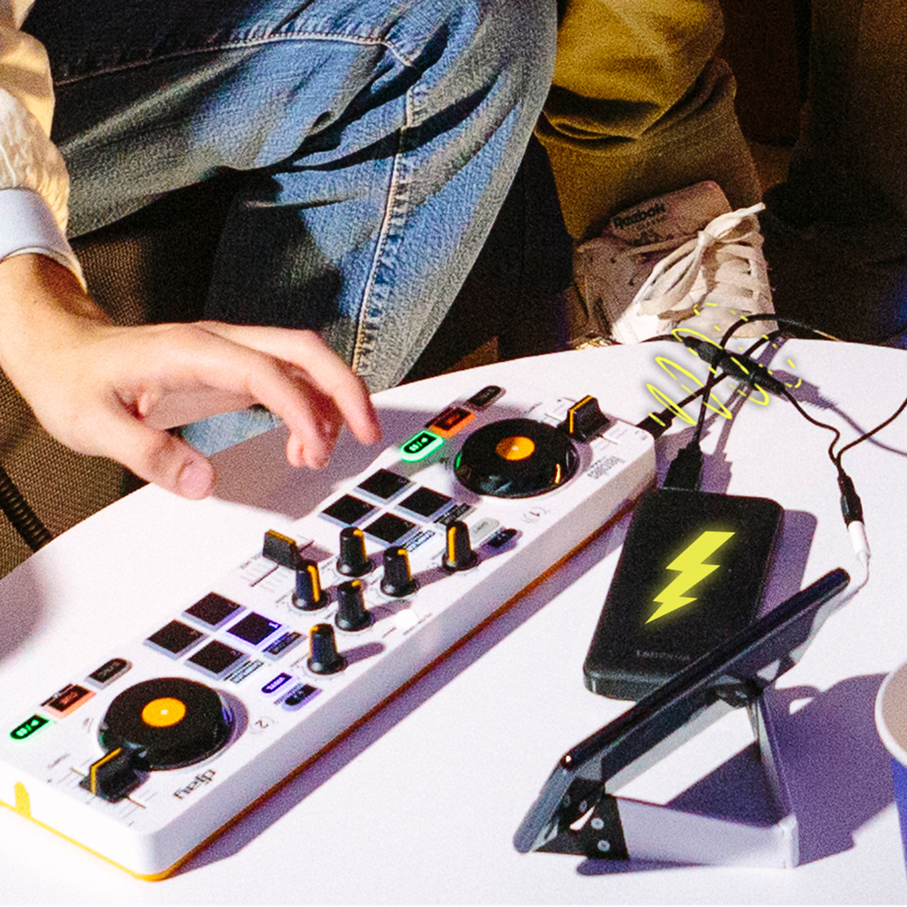 Hercules DJ DJControl Mix - USB DJ-controller SonoVente.com - nl