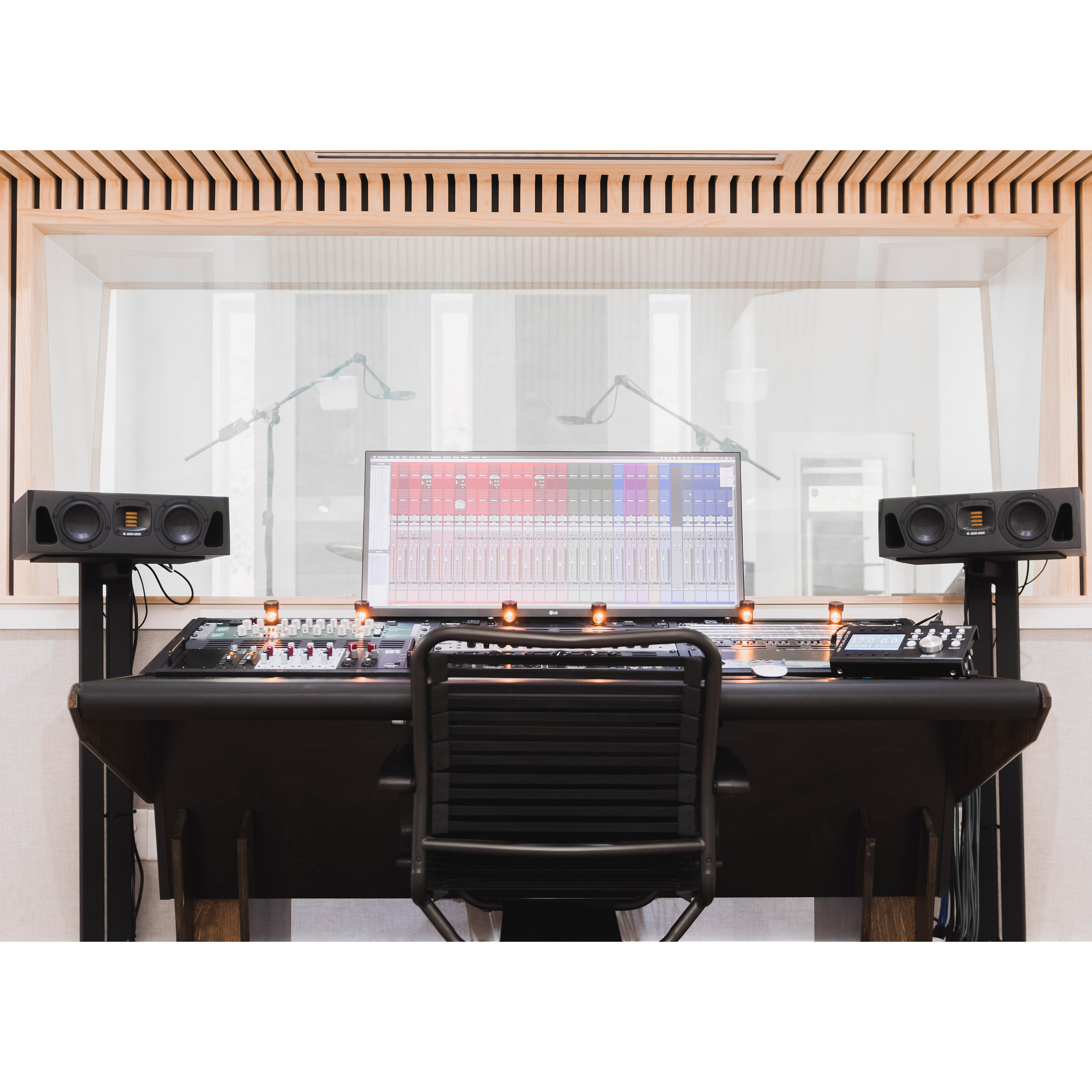 Adam Audio A44H (la pièce) - Enceinte de monitoring SonoVente.com