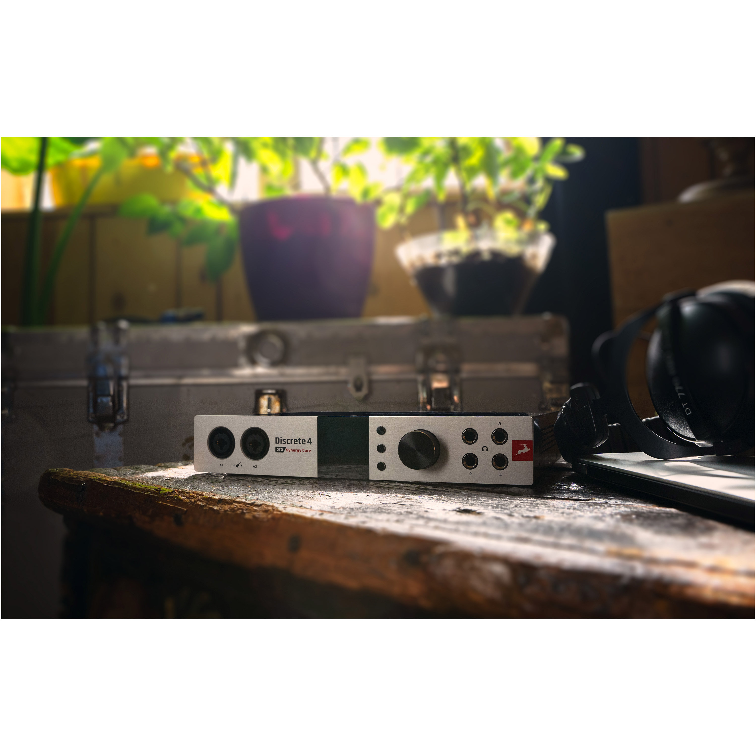Antelope Audio Discrete 4 Pro Synergy Core - Carte son SonoVente.com