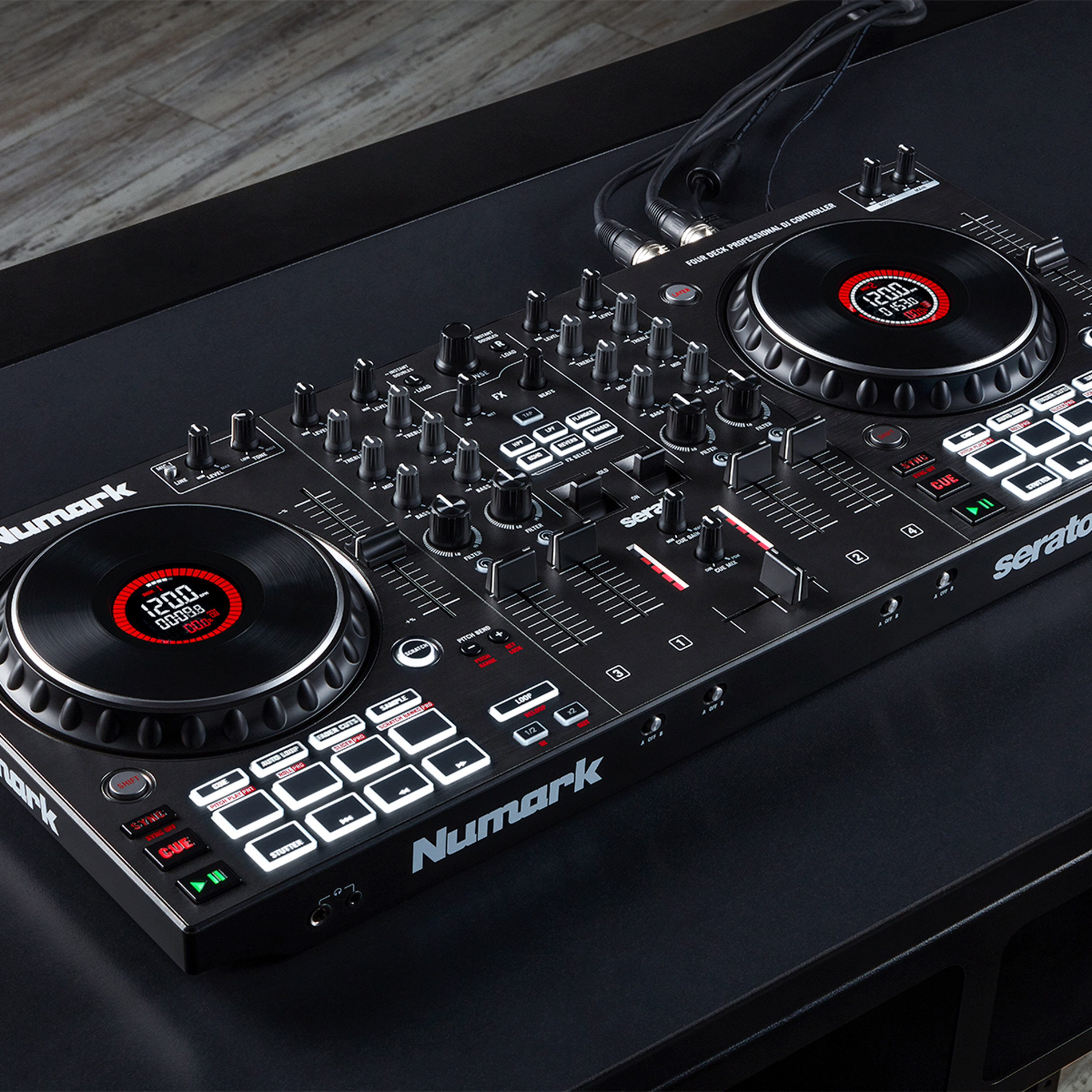 Numark NS4FX - Contrôleur DJ USB SonoVente.com