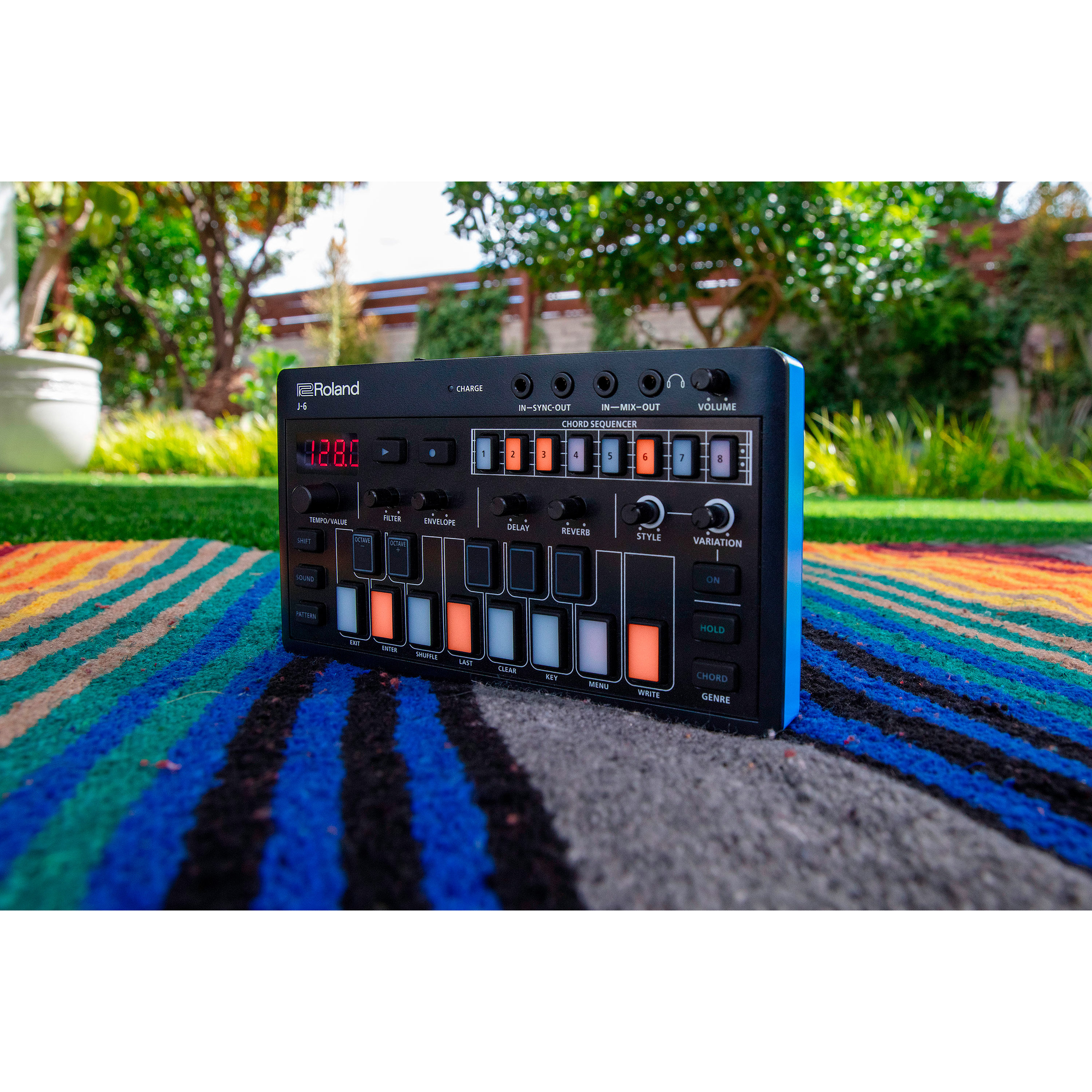 Roland J-6 Chord Synth Aira Compact - Synthétiseur SonoVente.com - Cameroun