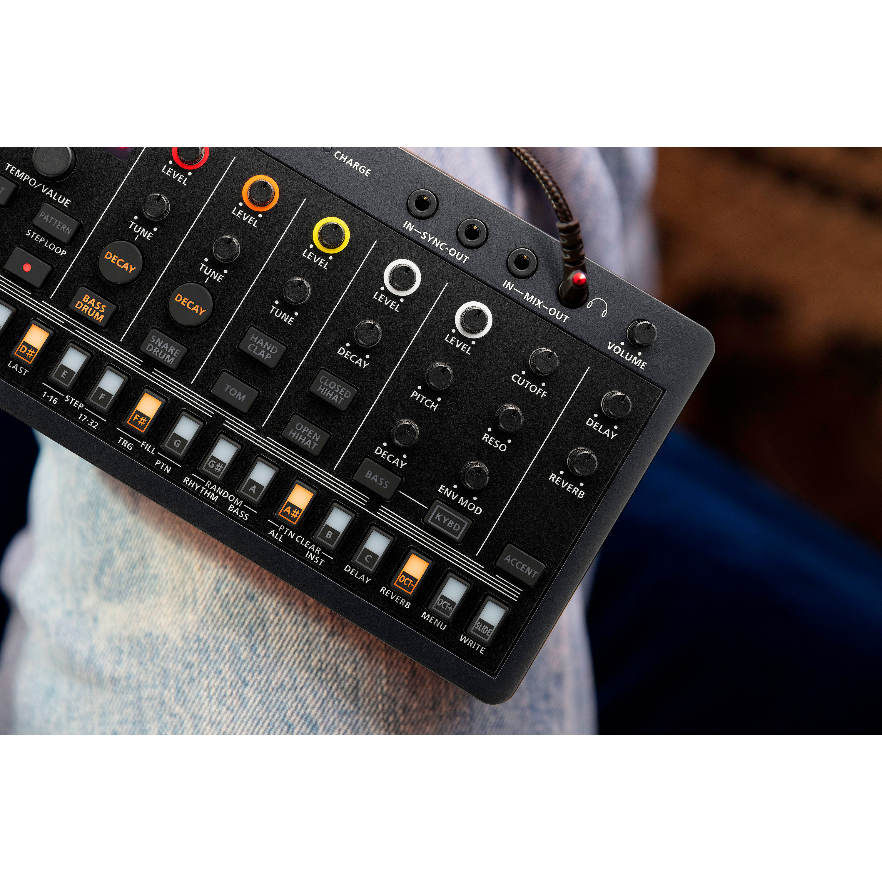 Roland T-8 Beat Machine Aira Compact - Sampler / grooveBox SonoVente.com