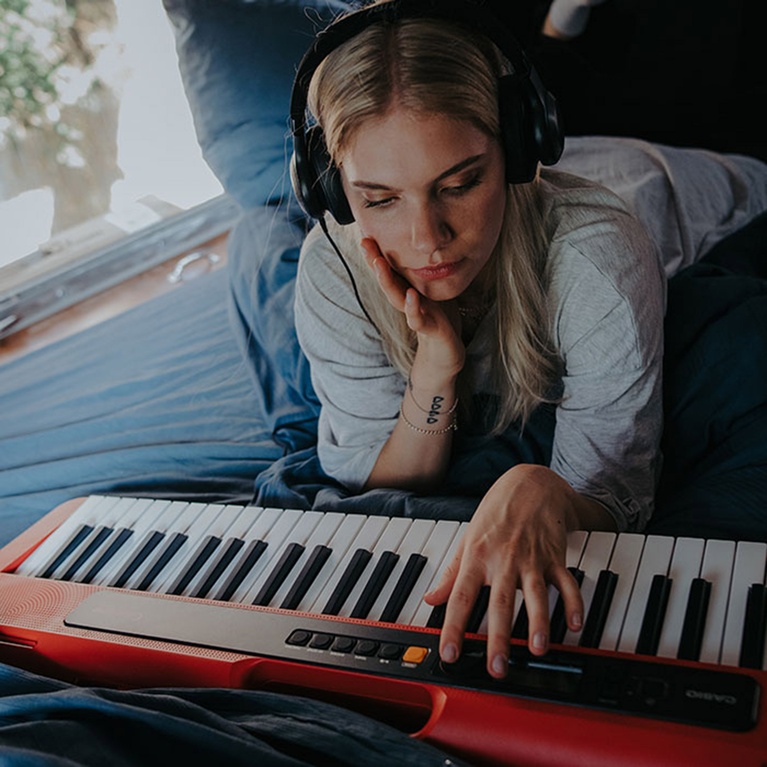 Casio CT-S200 RD Casiotone Red - Piano portable SonoVente.com