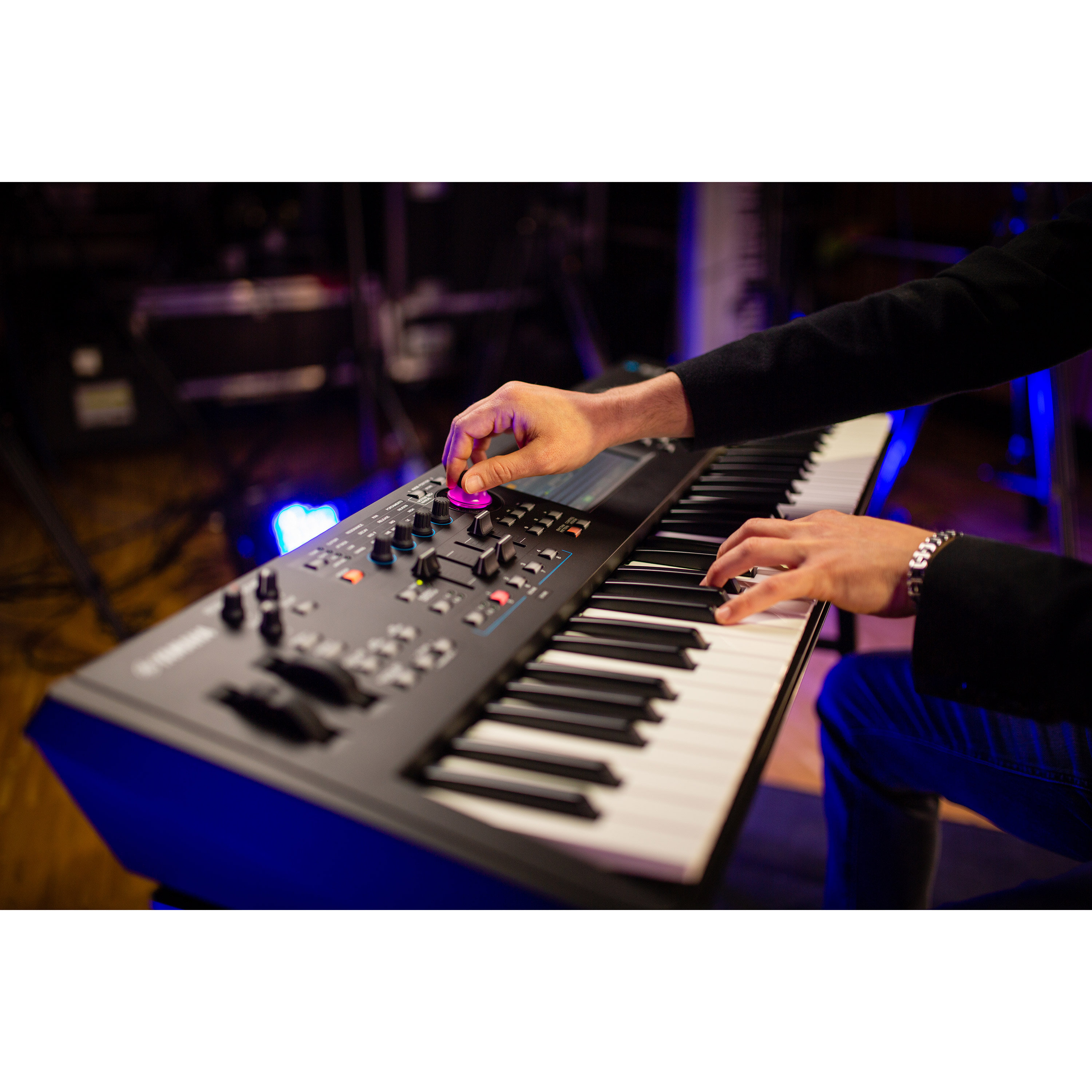 Yamaha MODX6+ - Synthétiseur SonoVente.com