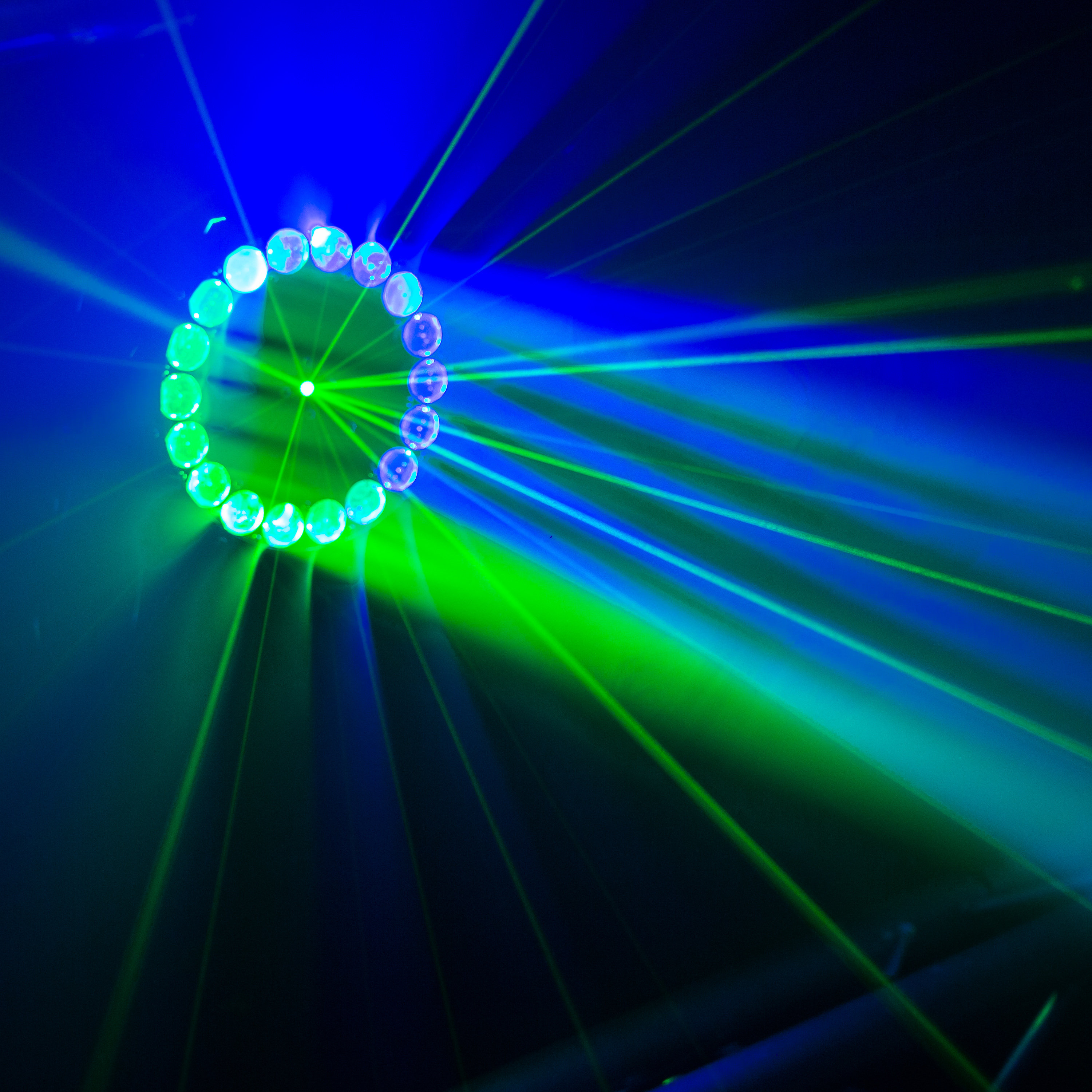 Mac Mah Cyclone-LZR - Effets à LED SonoVente.com