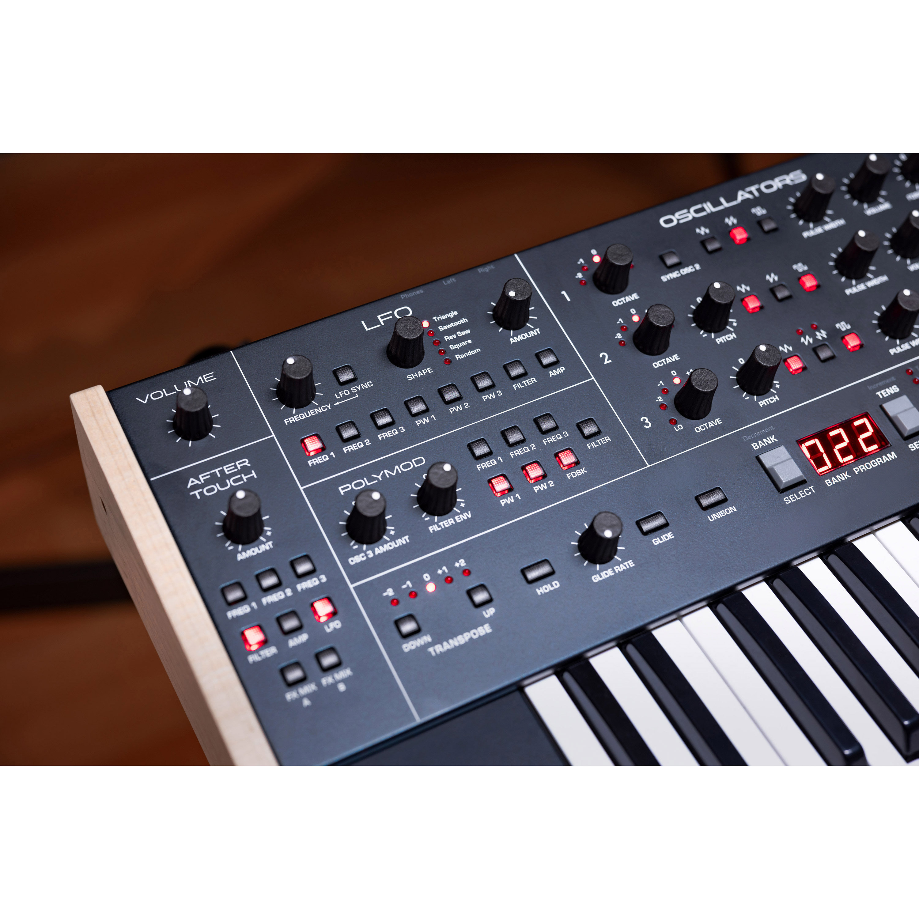 Sequential Trigon-6 - Synthétiseur SonoVente.com