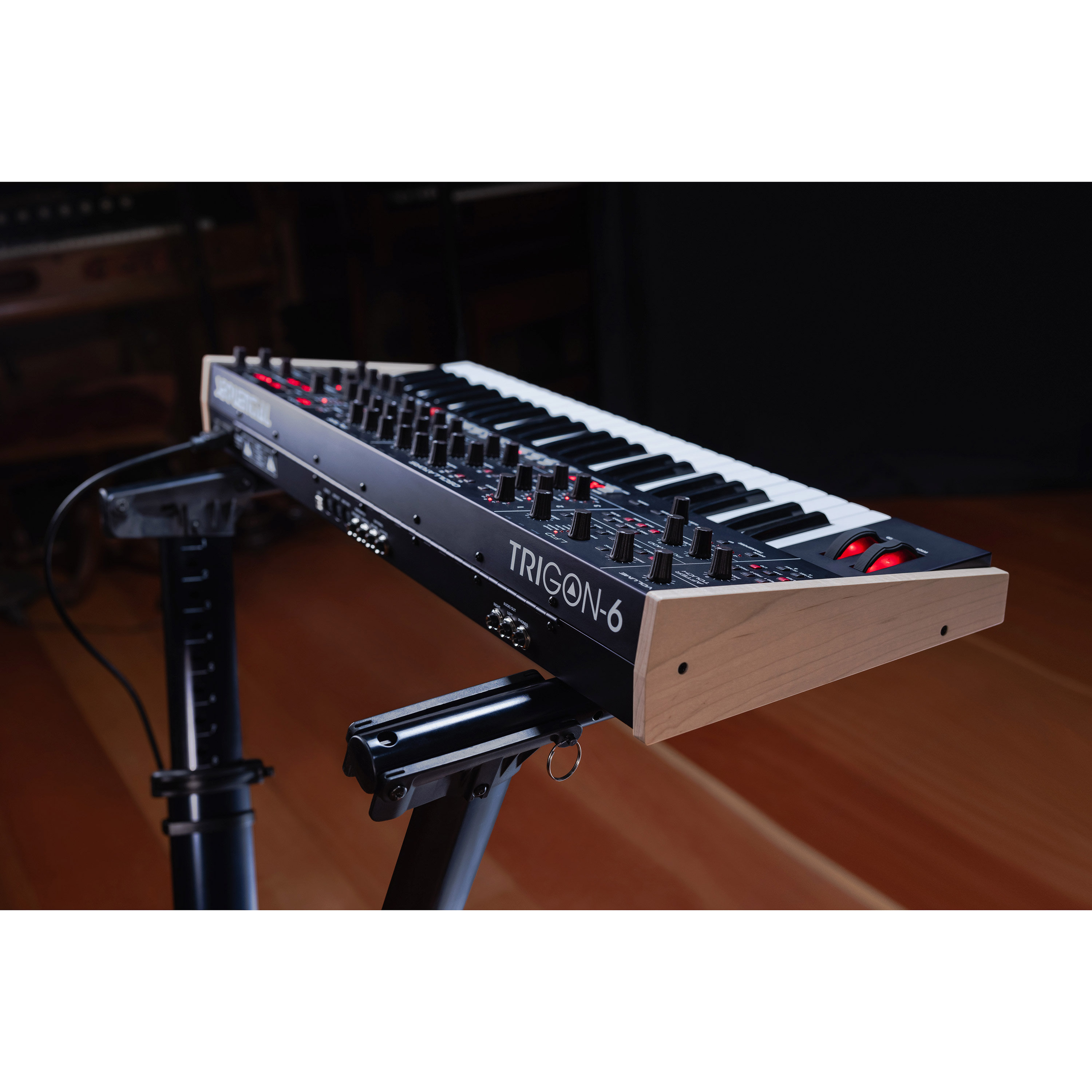 Sequential Trigon-6 - Synthétiseur SonoVente.com