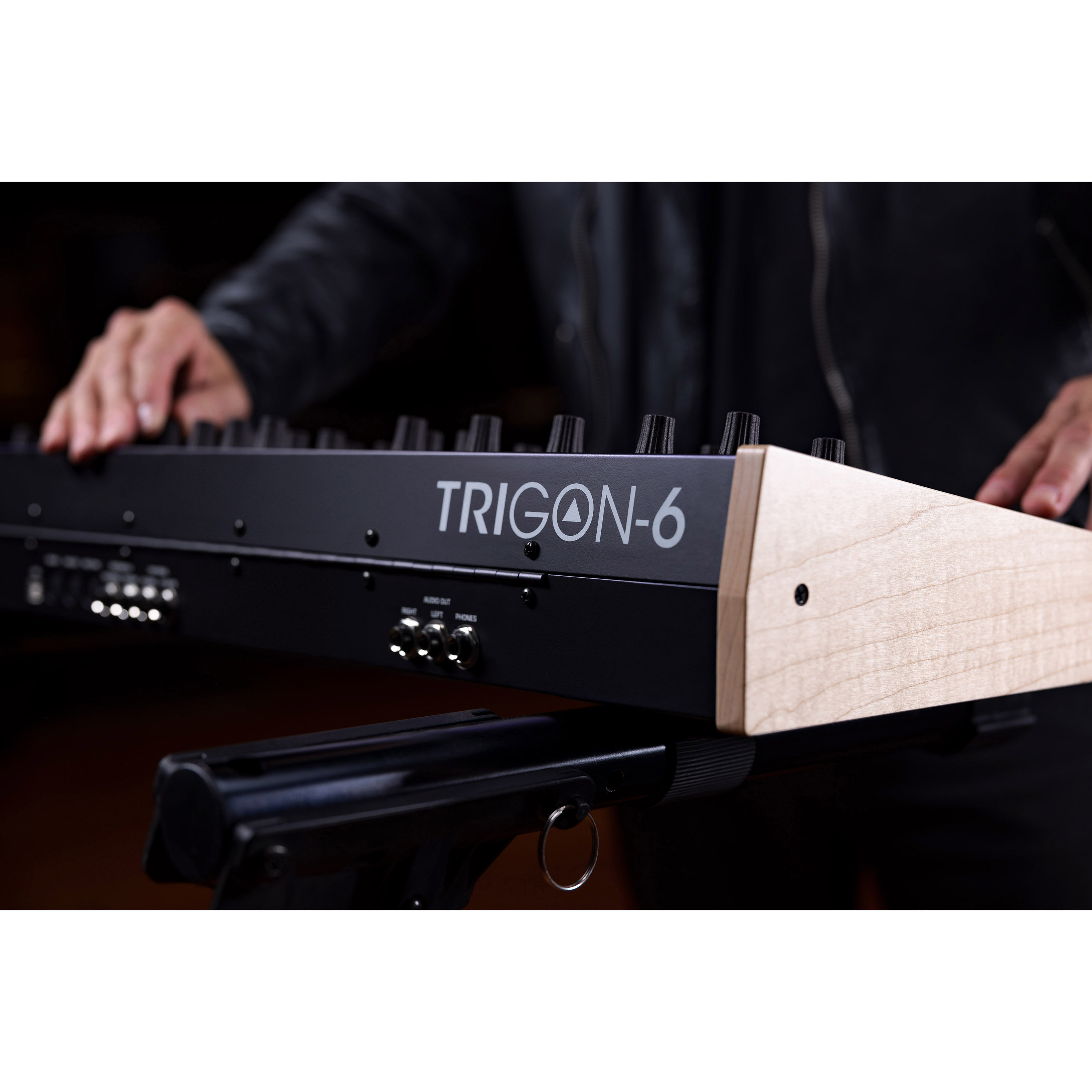 Sequential Trigon-6 - Synthétiseur SonoVente.com