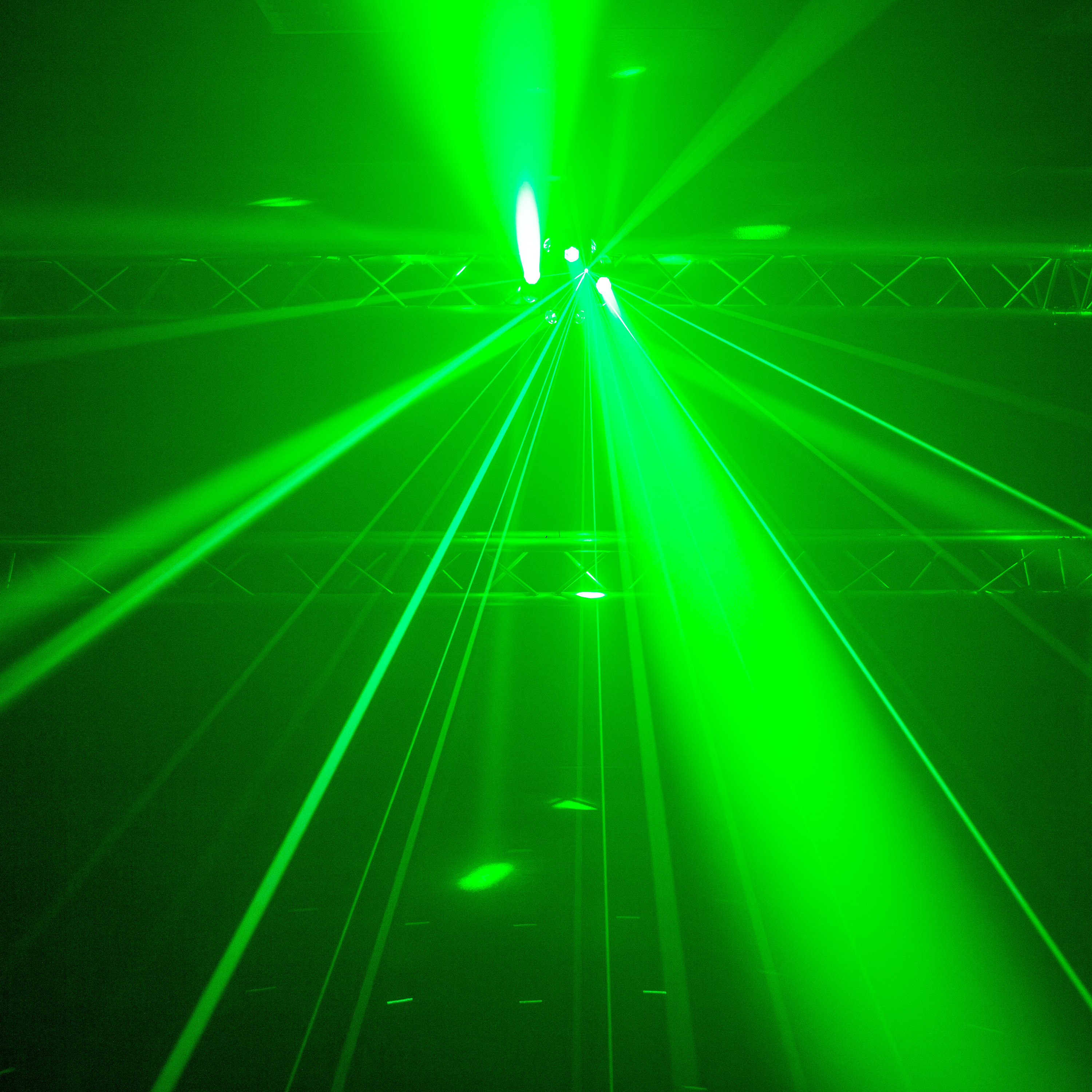 Mac Mah SPIN BEAM - Effets à LED SonoVente.com