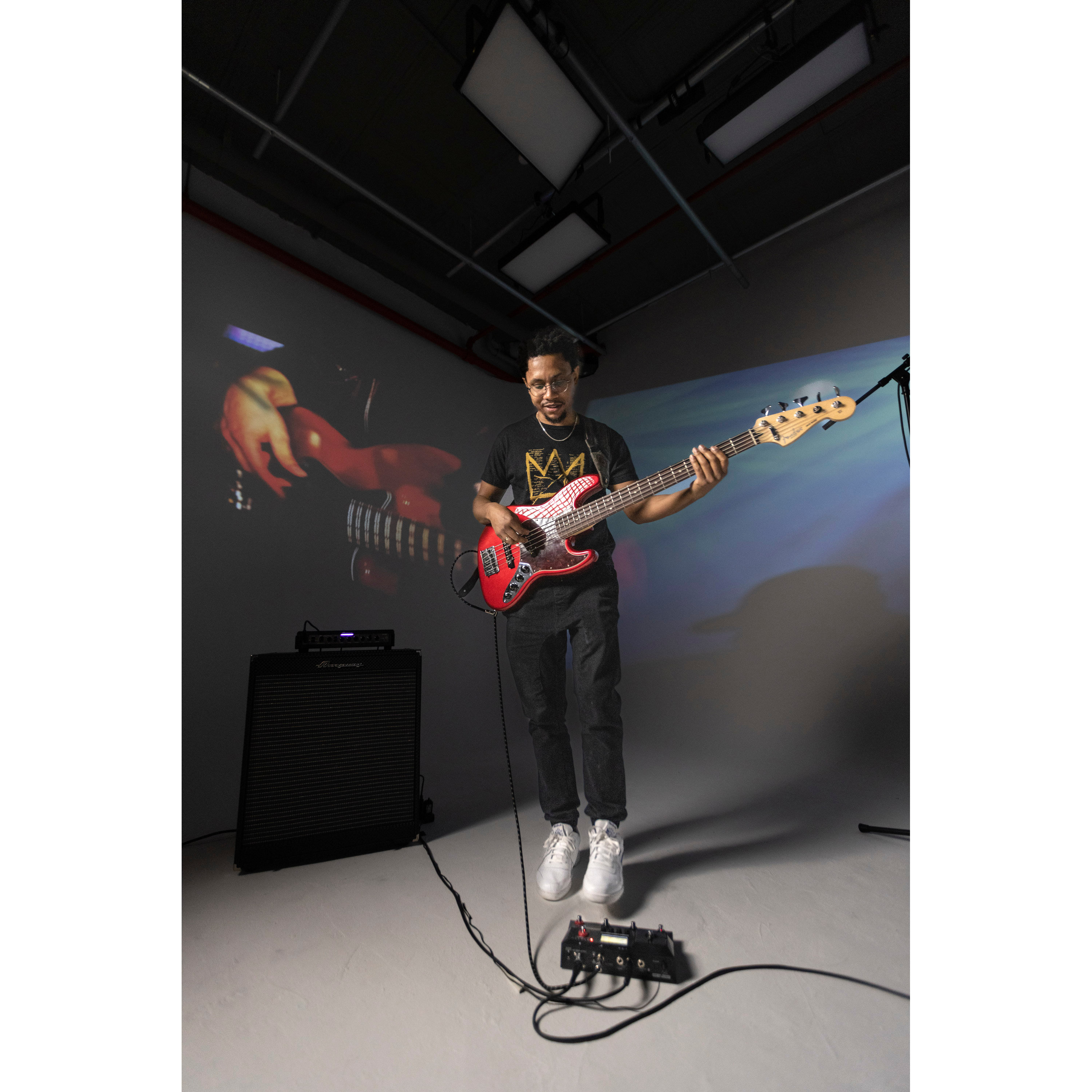 Zoom B2 Four - Effets basse SonoVente.com