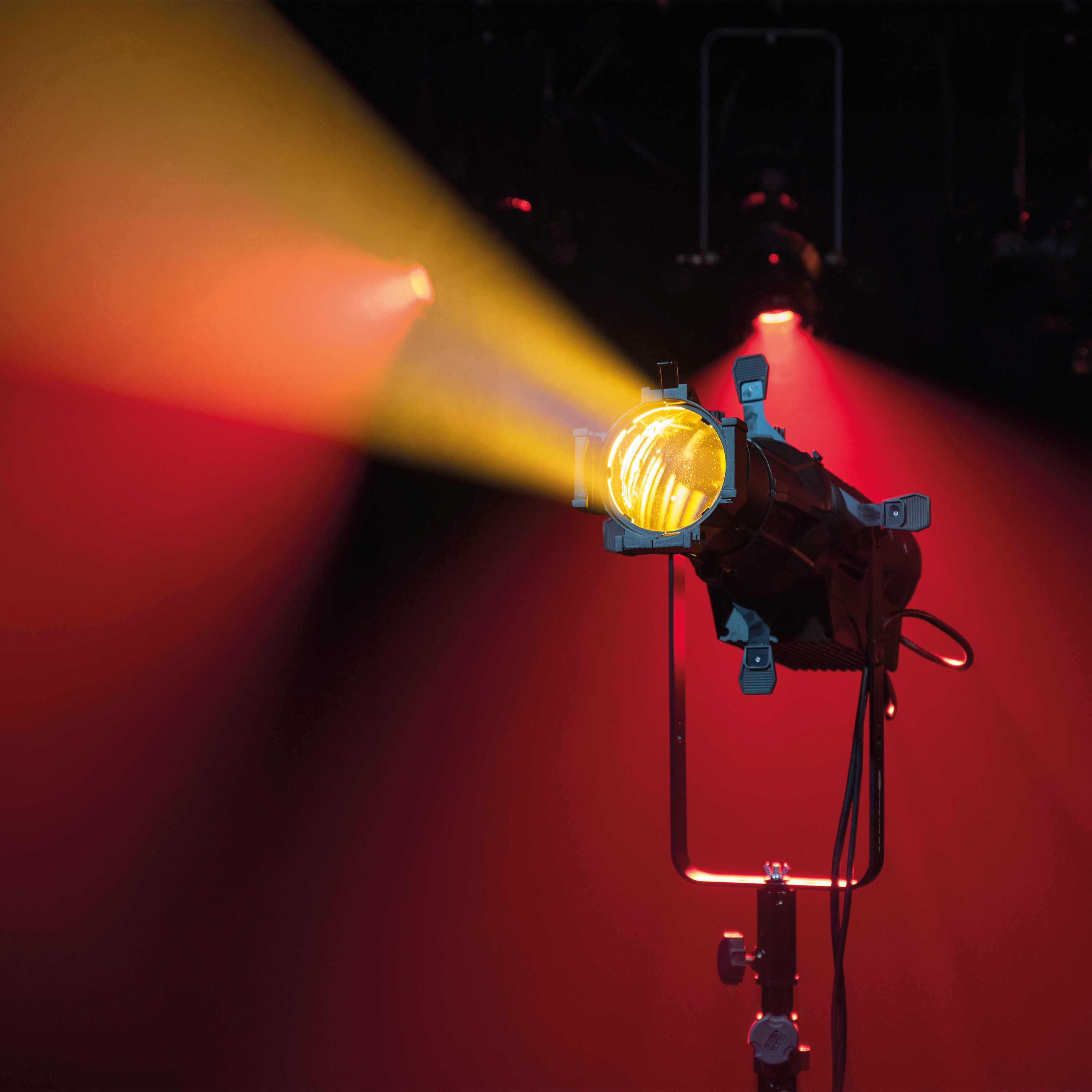 Showtec Performer Profile 600 MK4 DDT - Découpes SonoVente.com