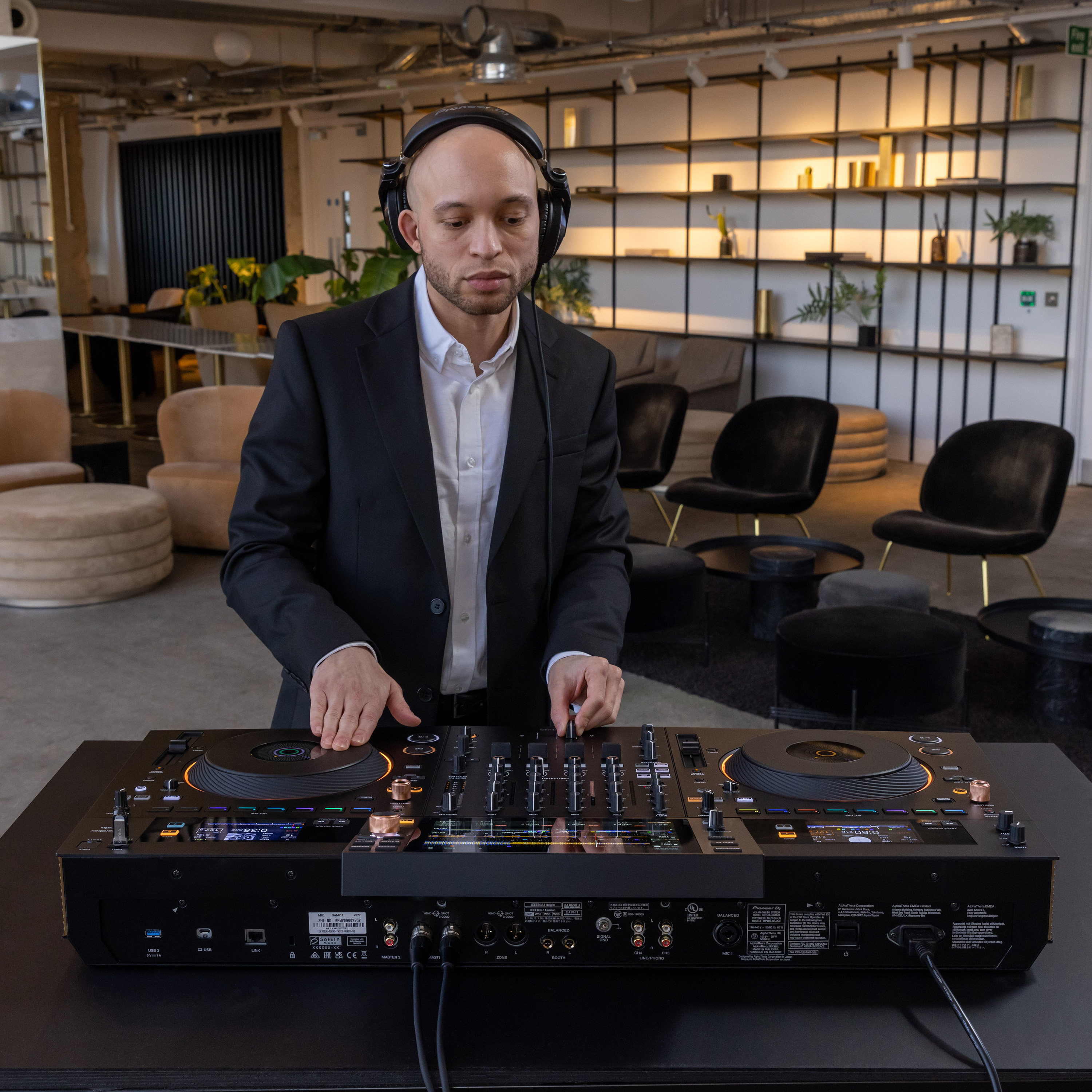 Pioneer DJ Opus-Quad - Contrôleur DJ autonome SonoVente.com