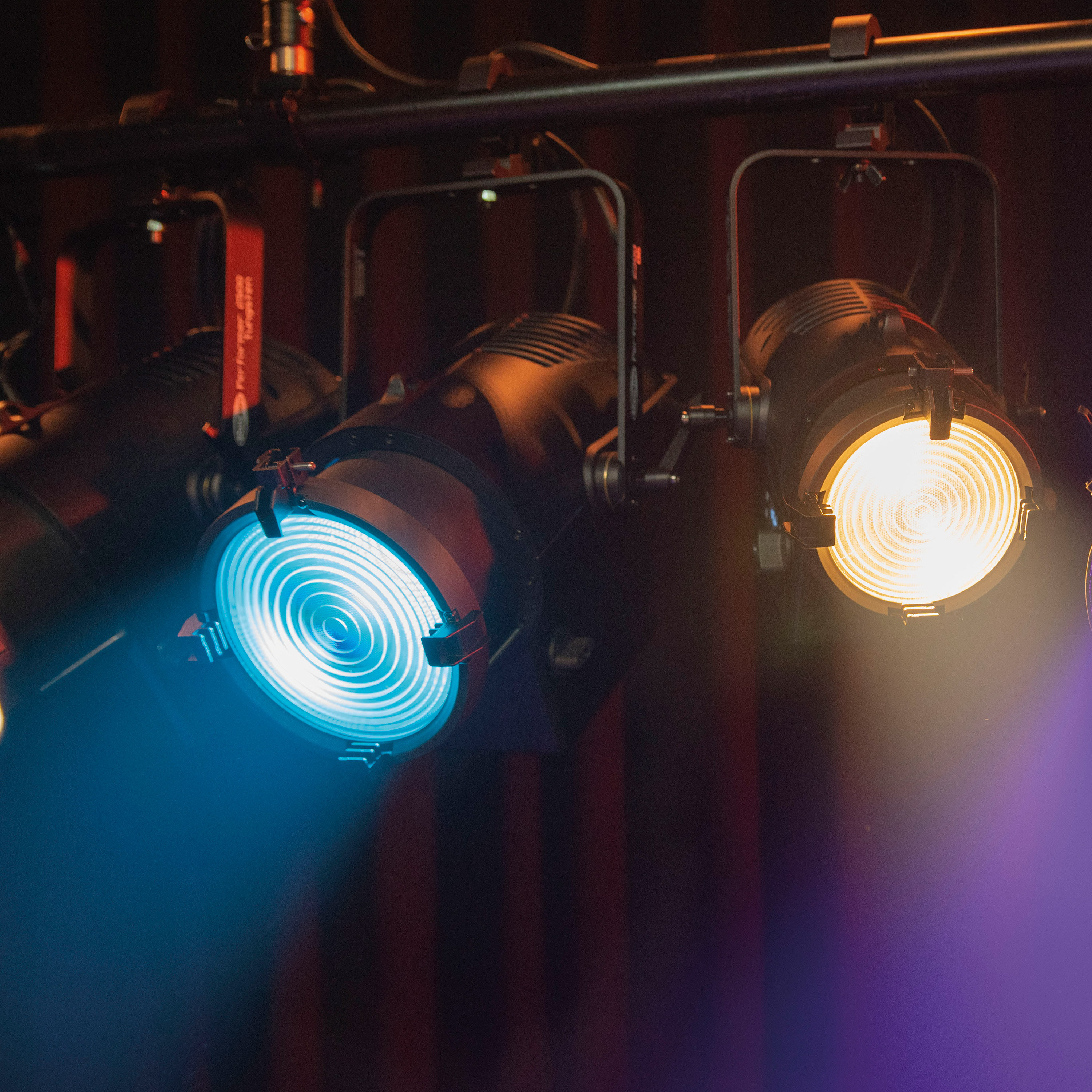 Showtec Performer 1000 LED MKII 5600K - Fresnel SonoVente.com