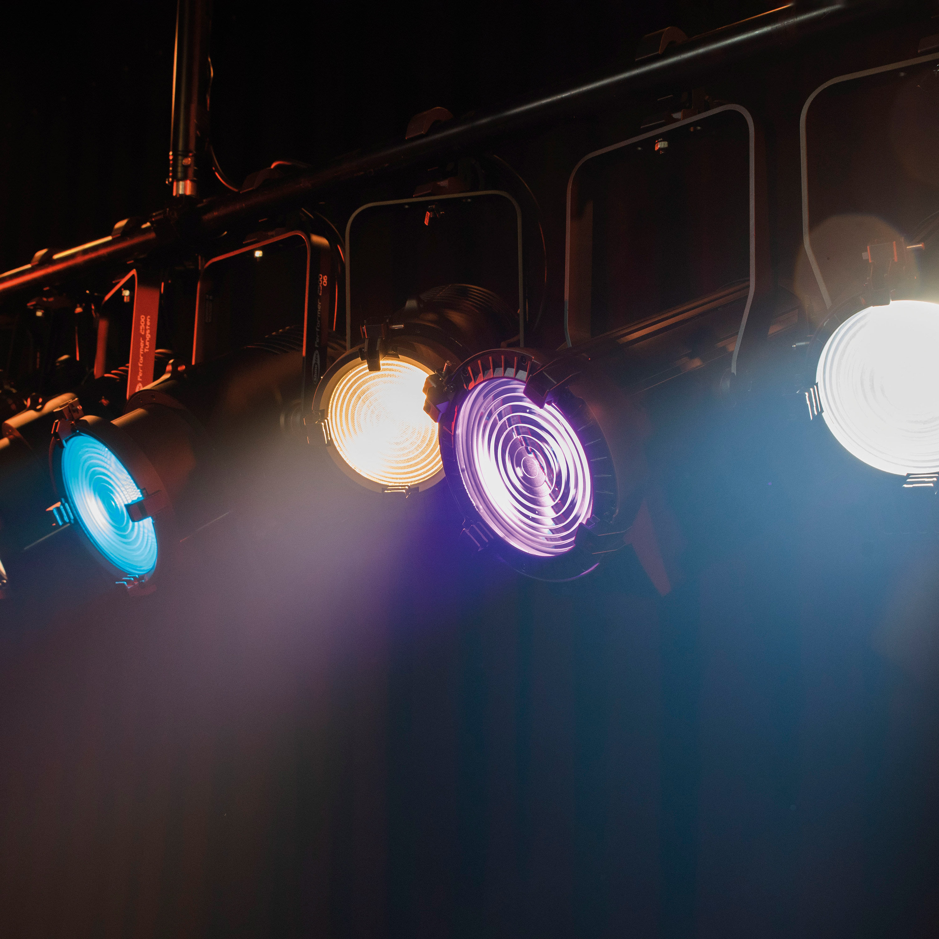 Showtec Performer 1000 LED MKII 5600K - Fresnel SonoVente.com