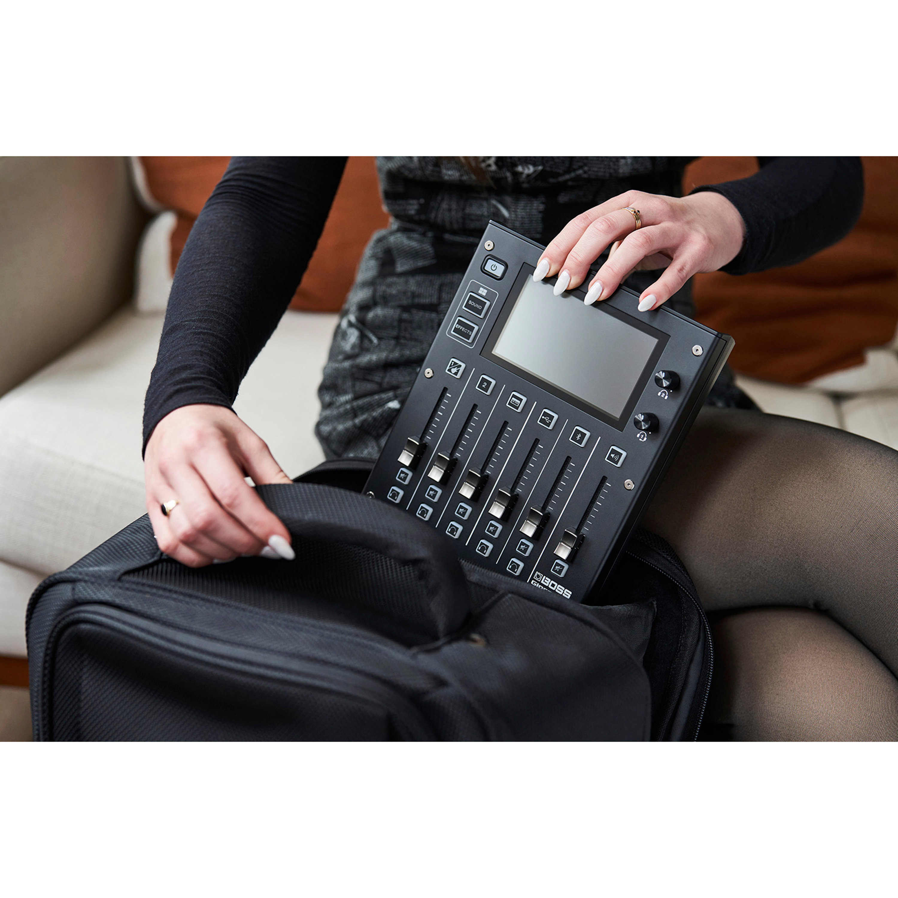 Boss GCS-5 Gigcaster 5 Live Streaming Audio Mixer - Materiel streaming ...