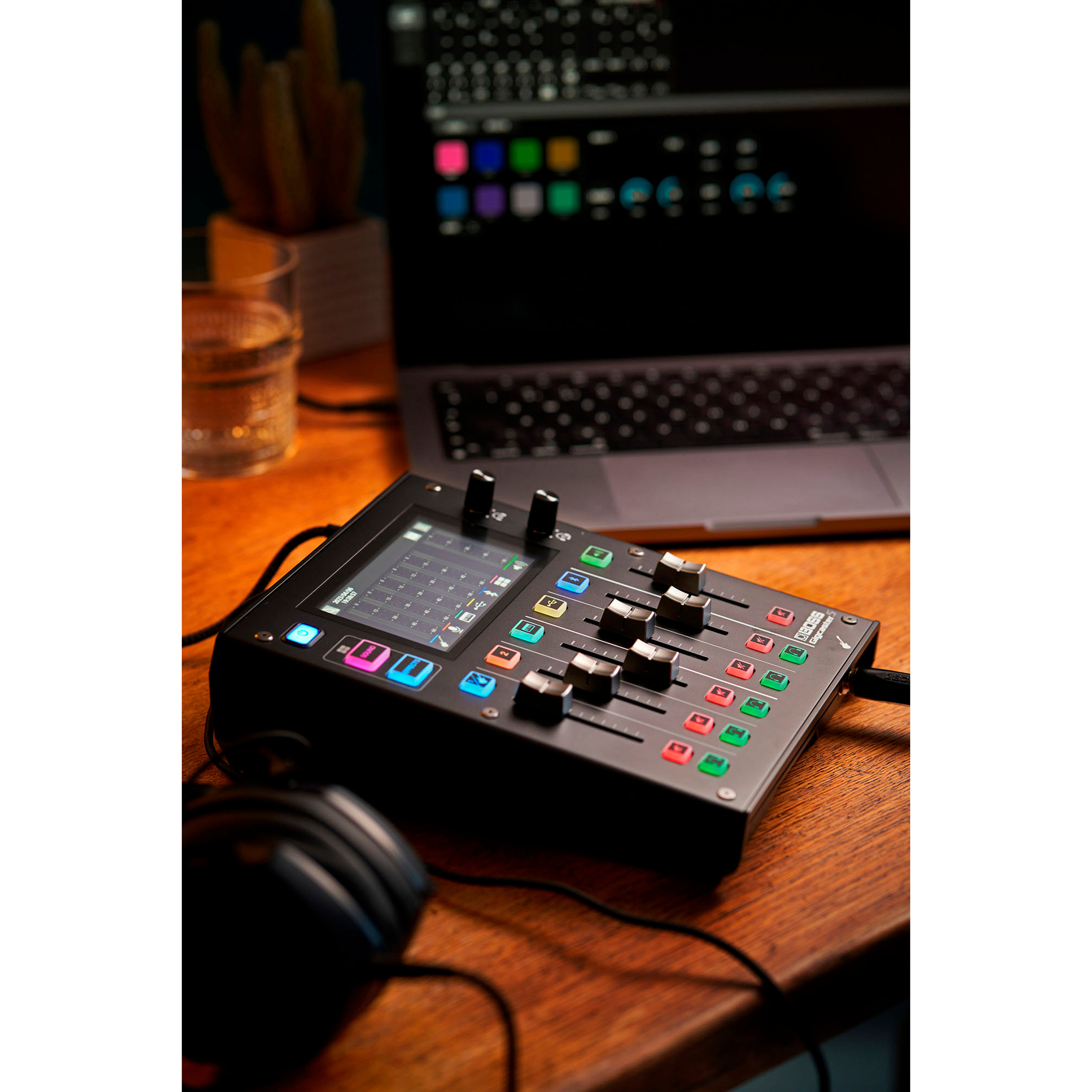 Boss GCS-5 Gigcaster 5 Live Streaming Audio Mixer - Materiel streaming ...