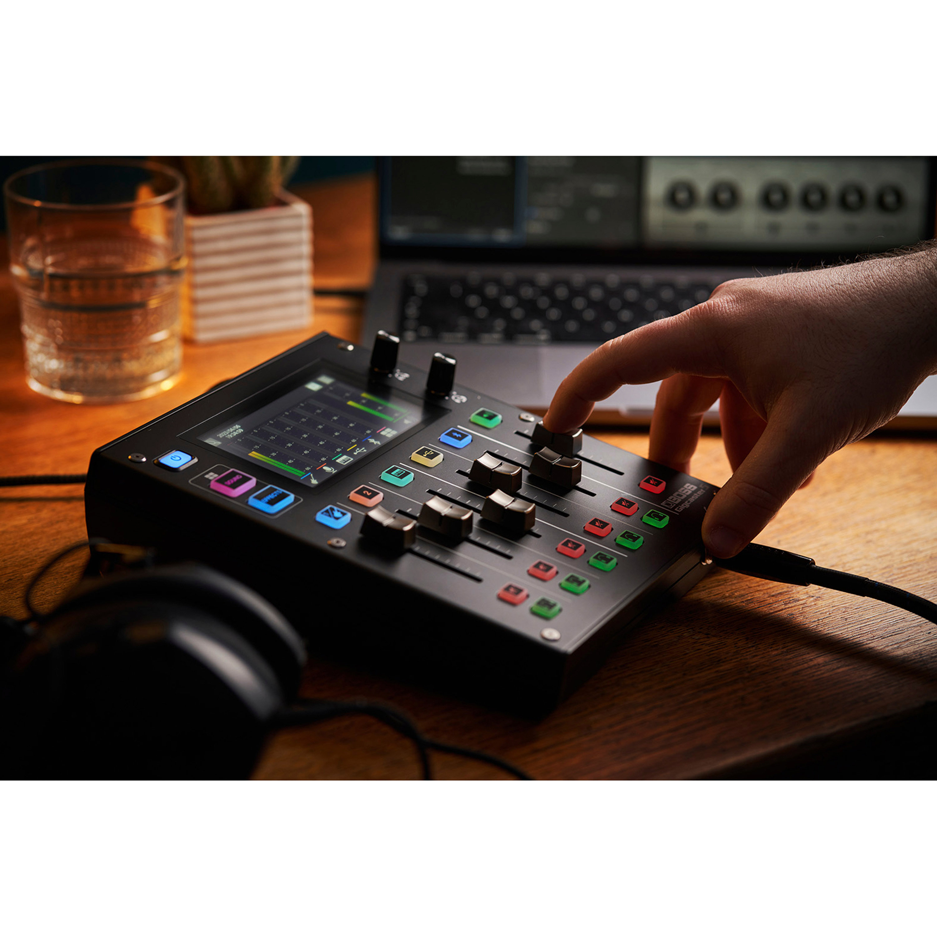 Boss GCS-5 Gigcaster 5 Live Streaming Audio Mixer - Materiel streaming ...