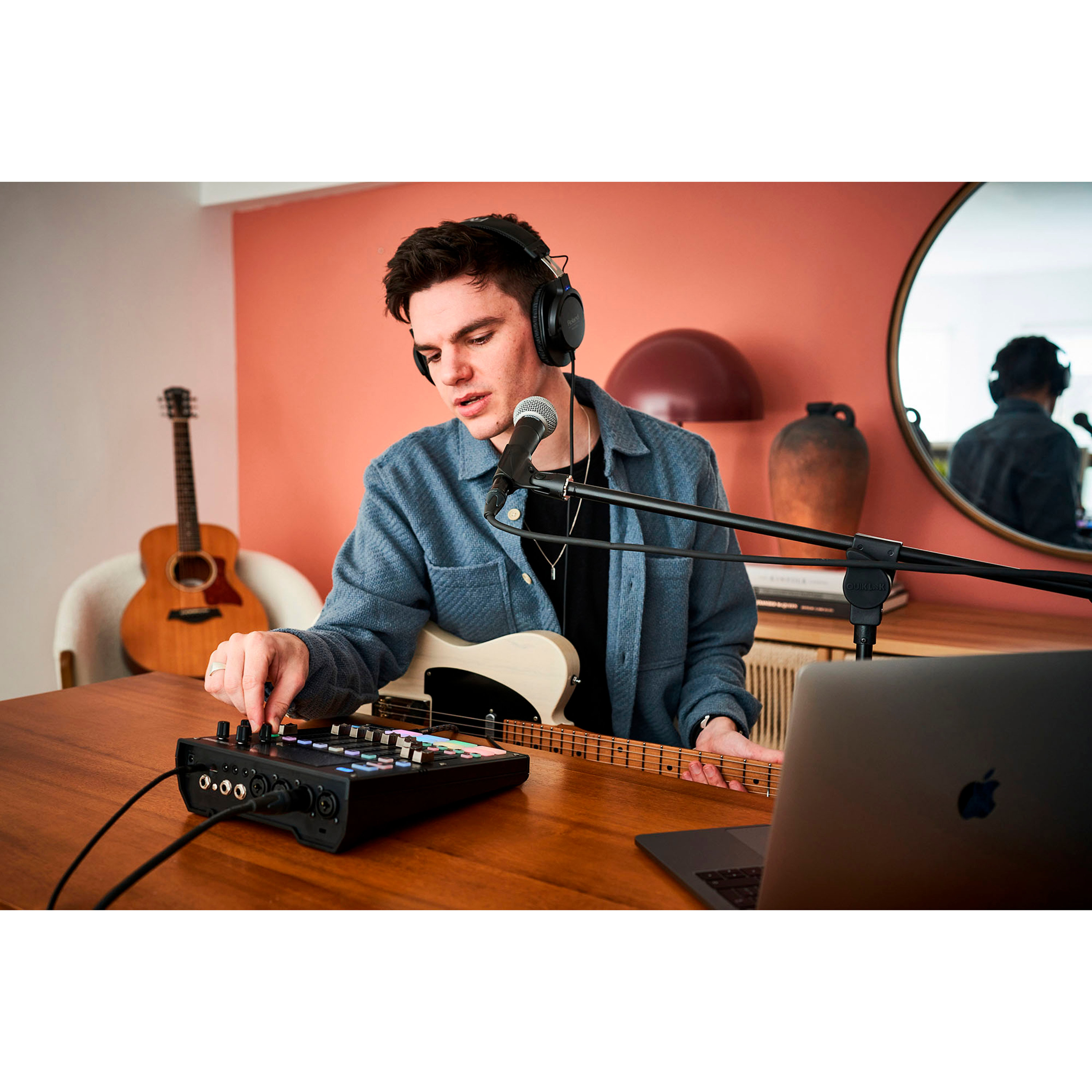 Boss GCS-8 Gigcaster 8 Live Streaming Audio Mixer - Materiel streaming ...