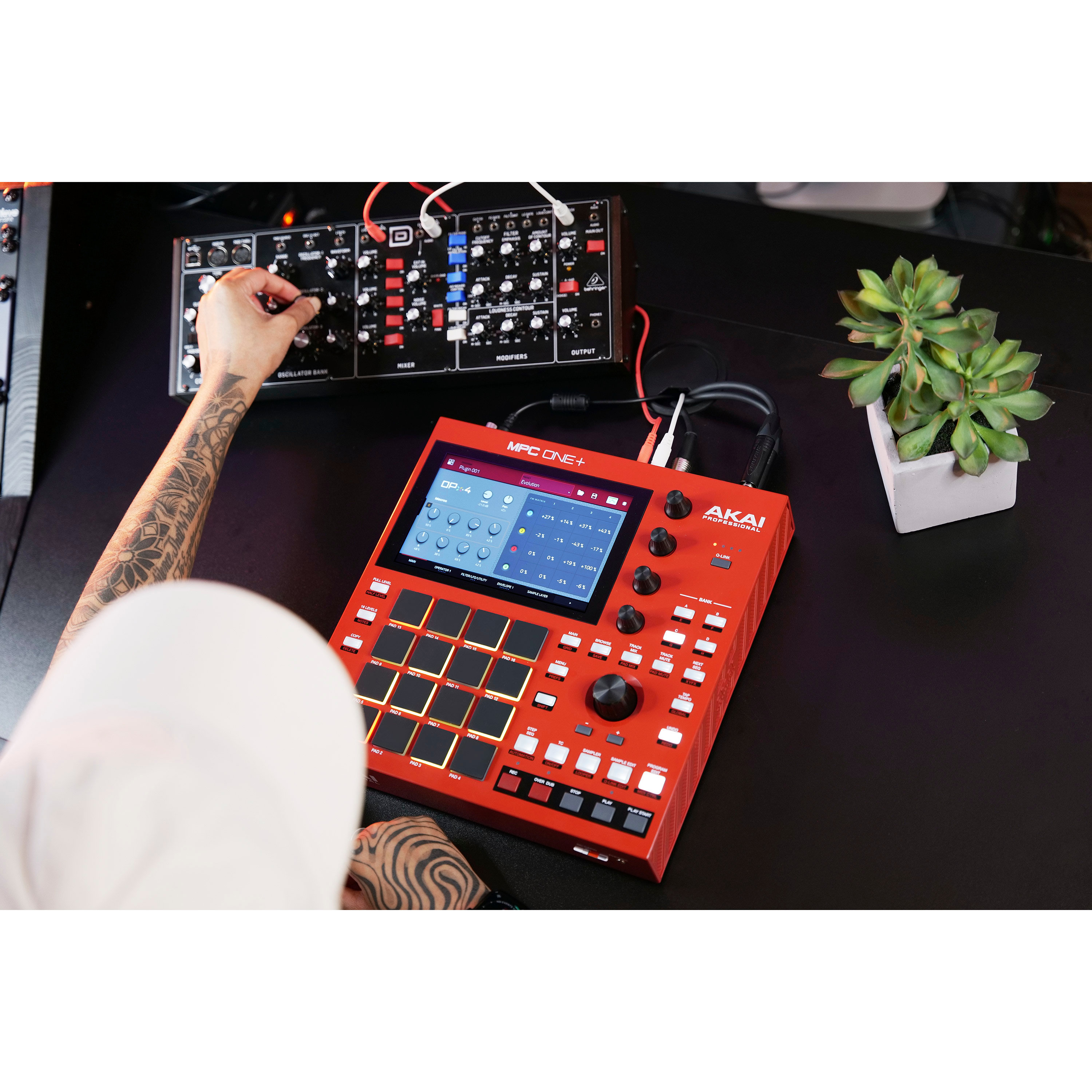 Akai MPC One plus - Sampler / grooveBox One+ SonoVente.com