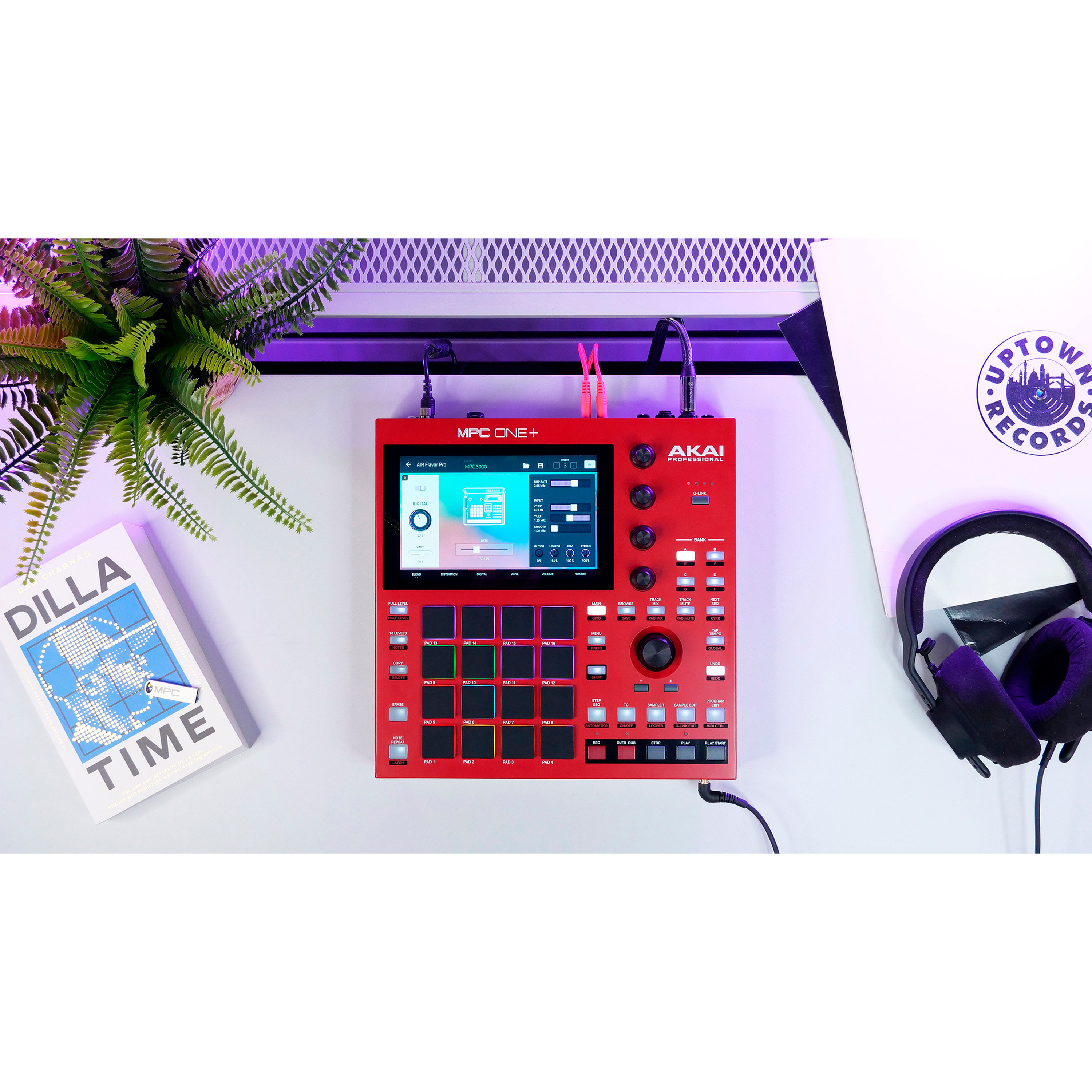 Akai MPC One plus - Sampler / grooveBox One+ SonoVente.com
