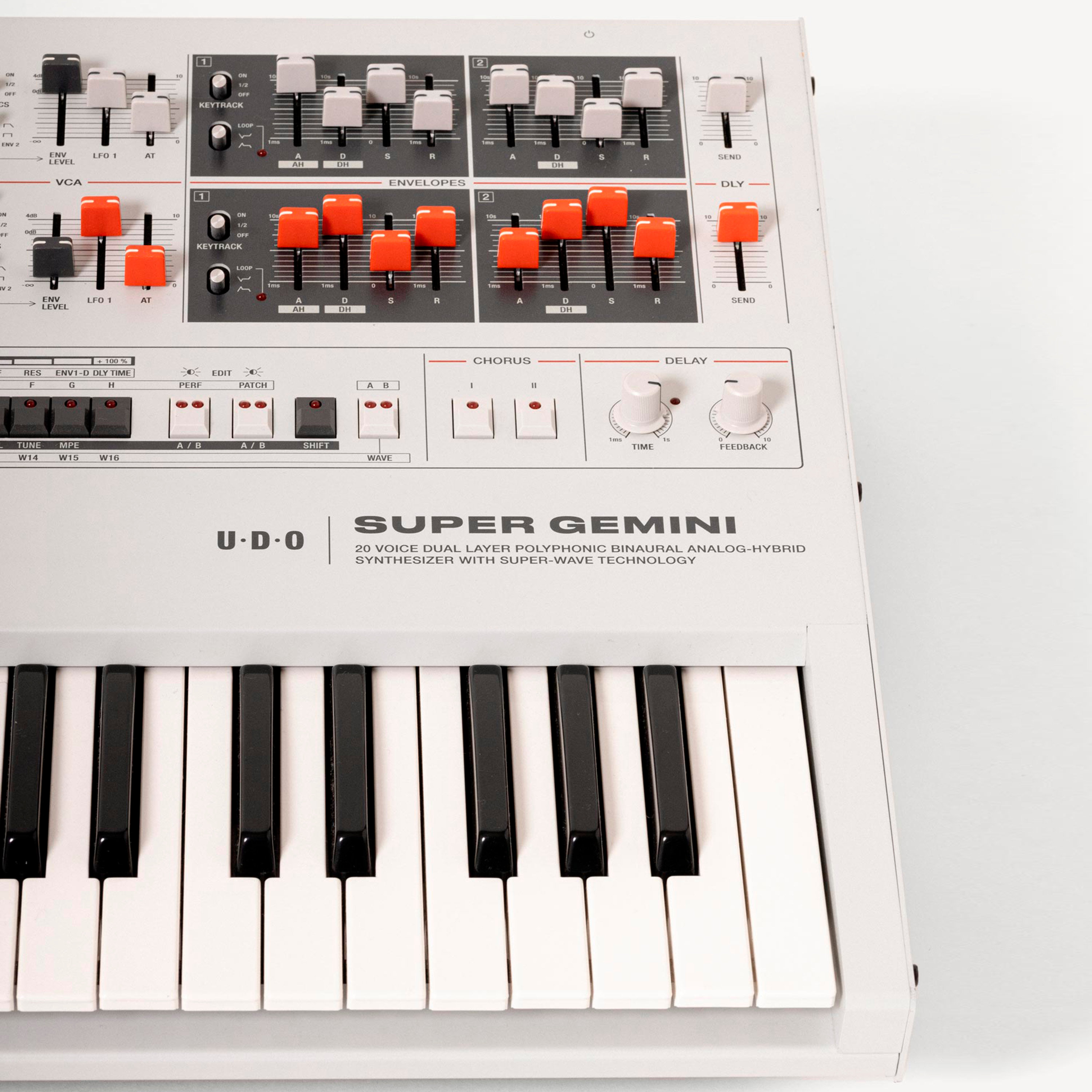UDO Audio Super Gemini Keyboard White - Synthétiseur SonoVente.com