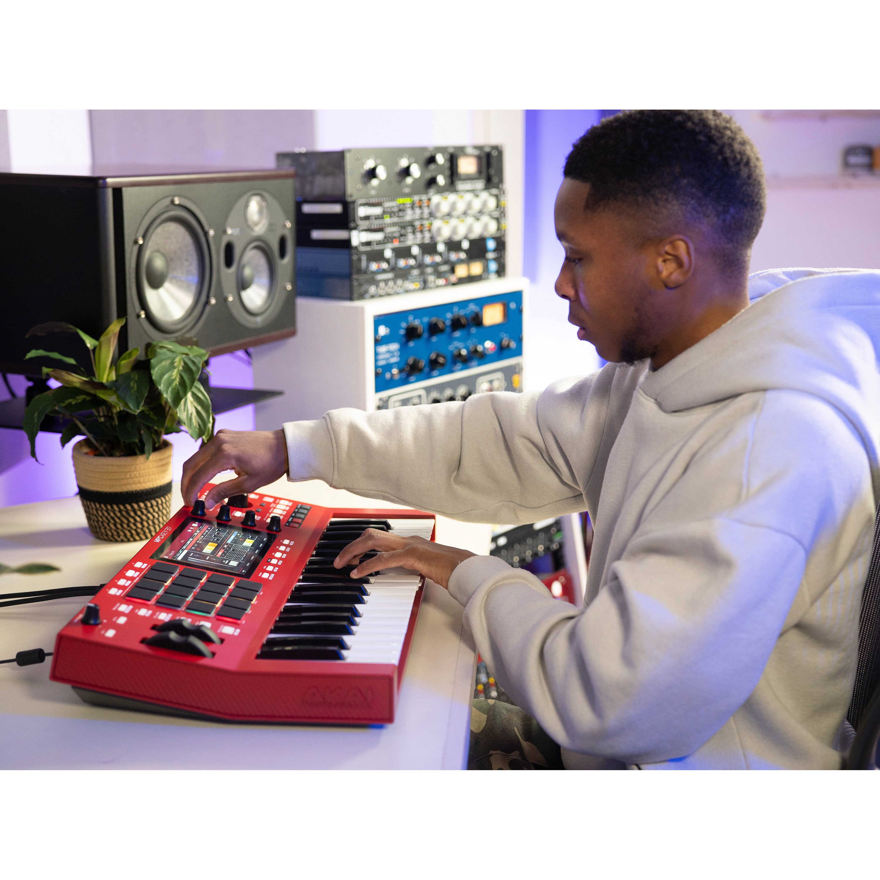 Akai MPC Key 37 - Synthétiseur SonoVente.com