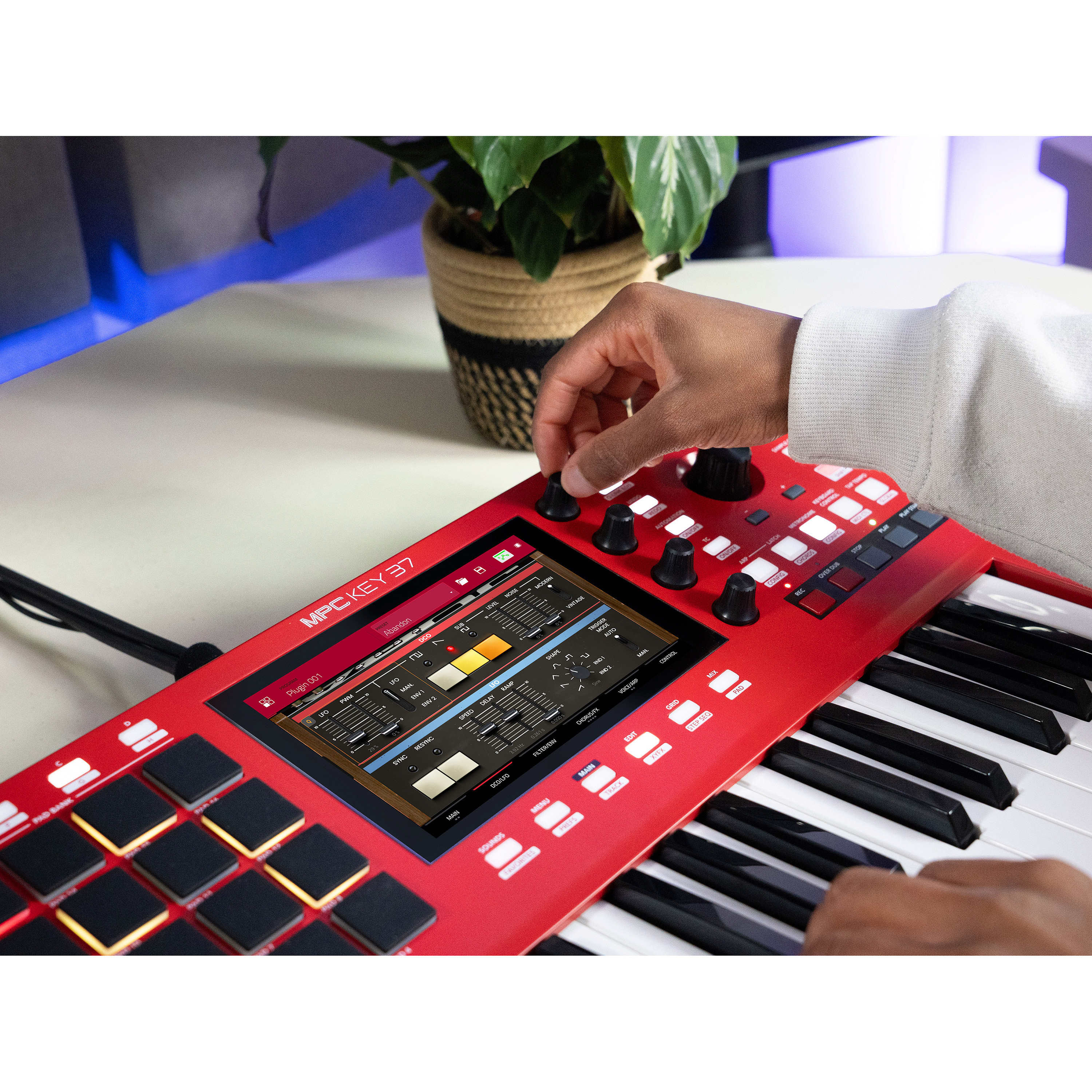 Akai MPC Key 37 - Synthétiseur SonoVente.com