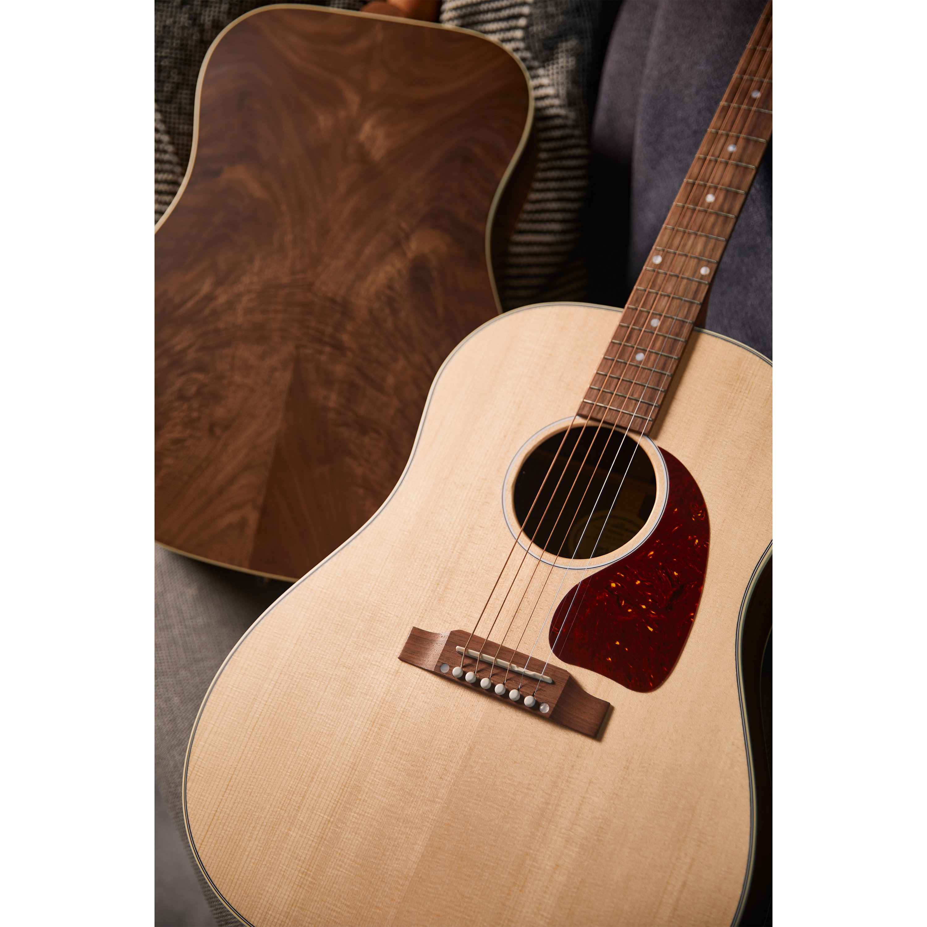 Gibson J-45 Studio Walnut Satin Natural - Guitare folk électro SonoVente.com