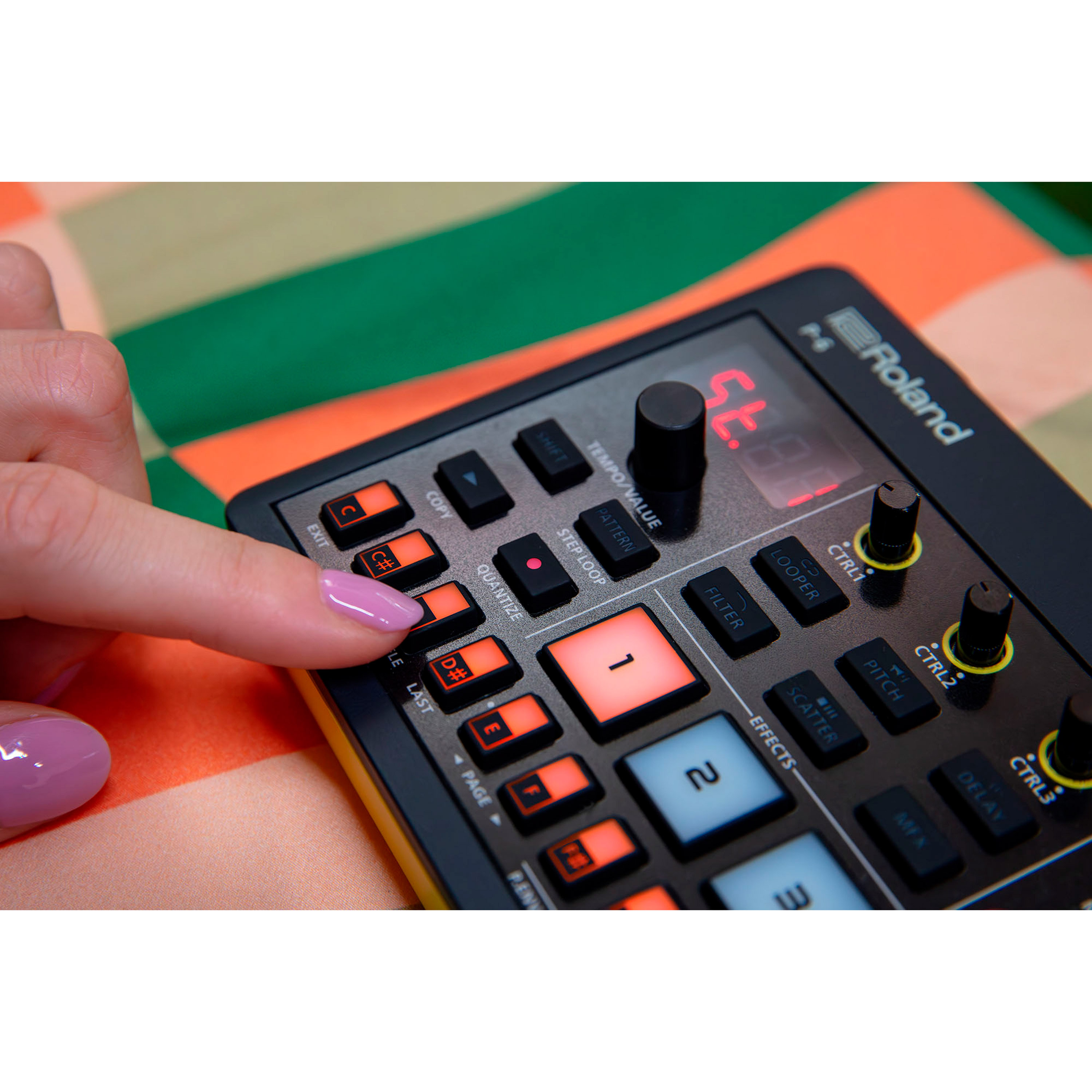 Roland P-6 AIRA Compact Sampler - Sampler / grooveBox SonoVente.com